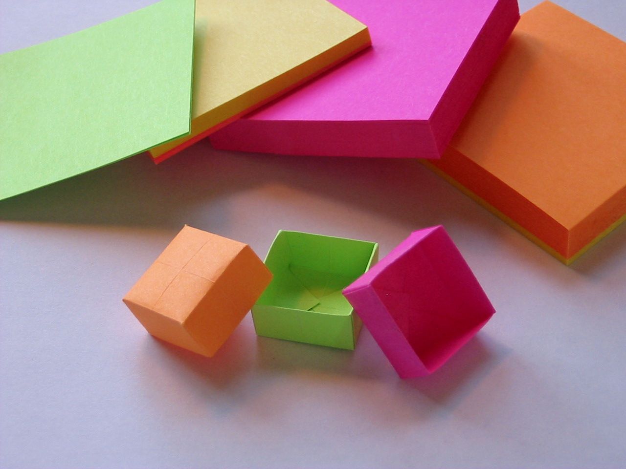 Origami Post-it Box : 15 Steps (with Pictures) - Instructables