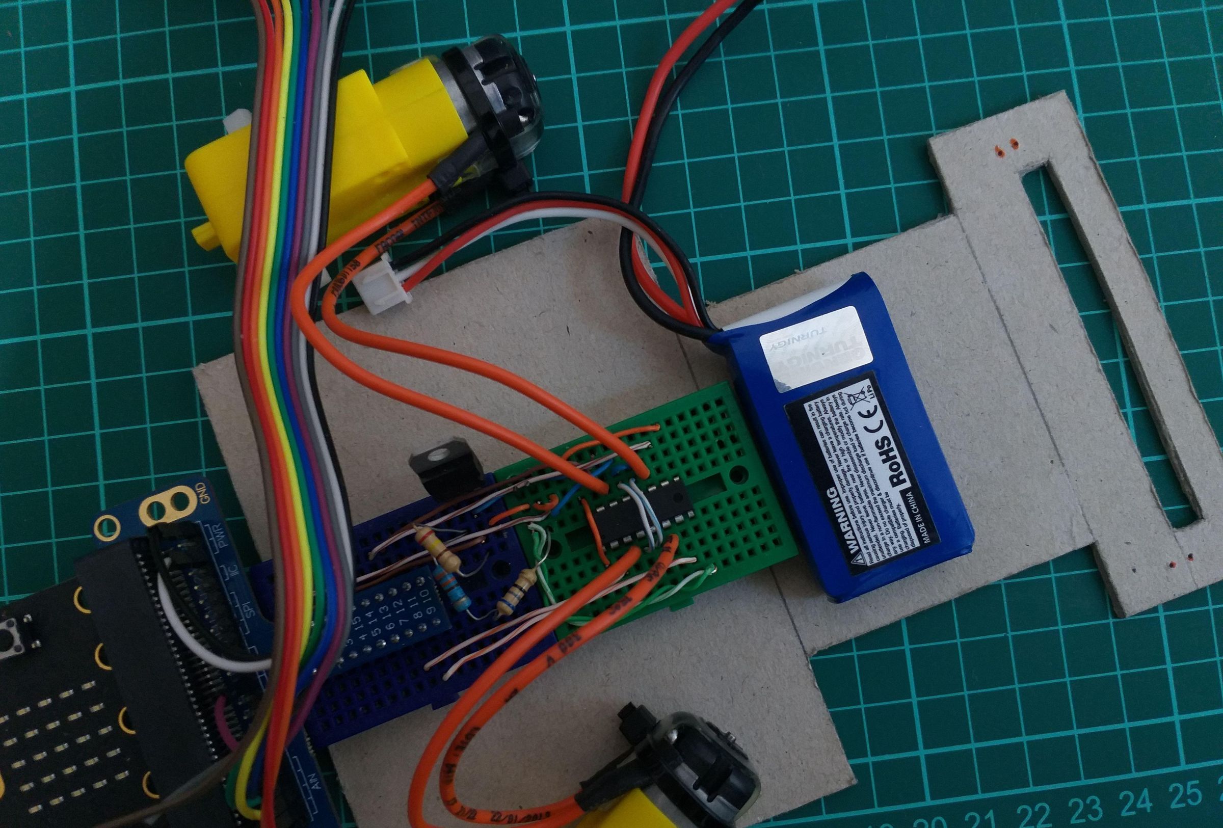 Micro:bit Line Following Robot : 7 Steps (with Pictures) - Instructables