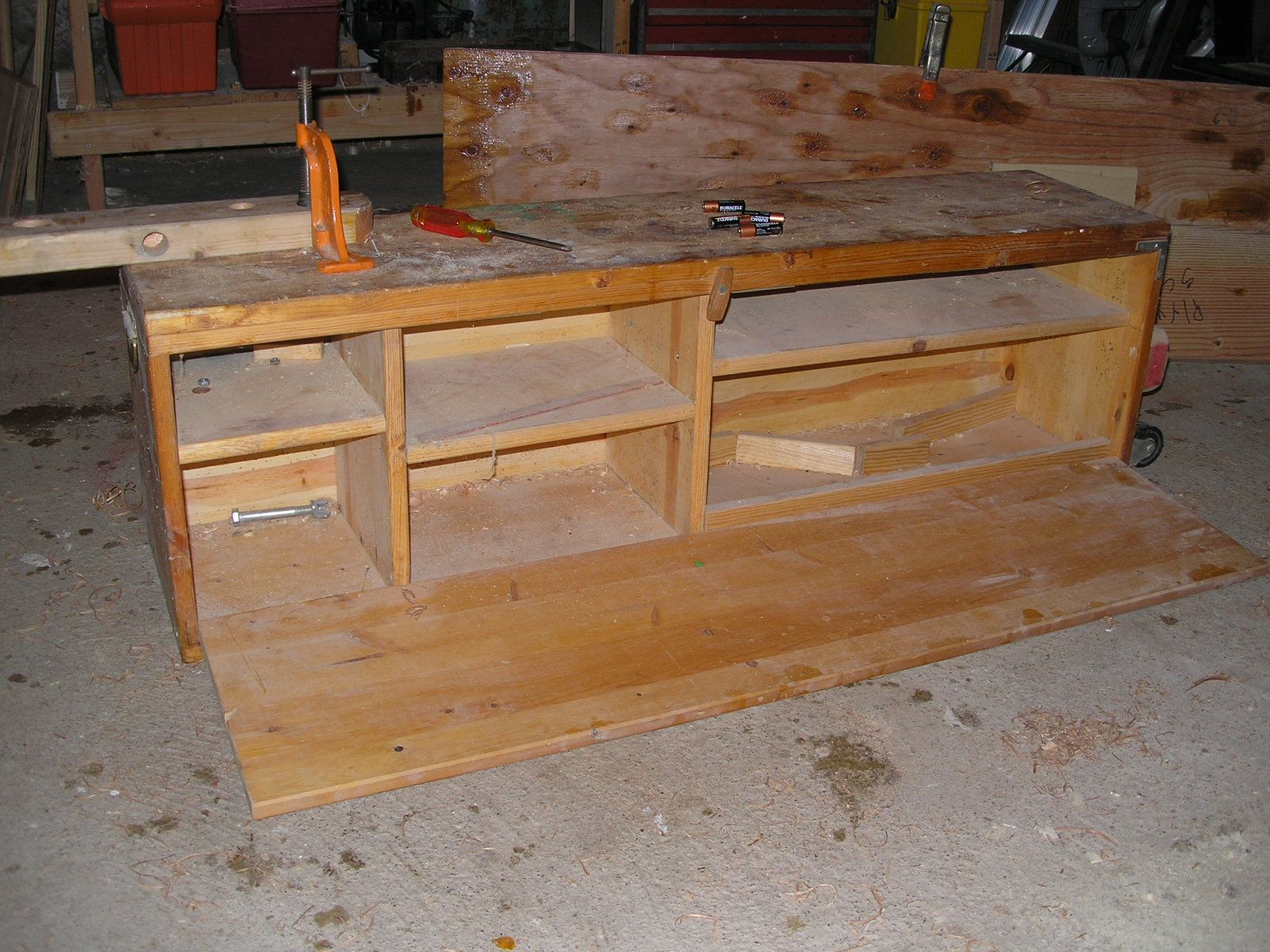 A Toolbox-bench for Workshoplessness : 3 Steps - Instructables