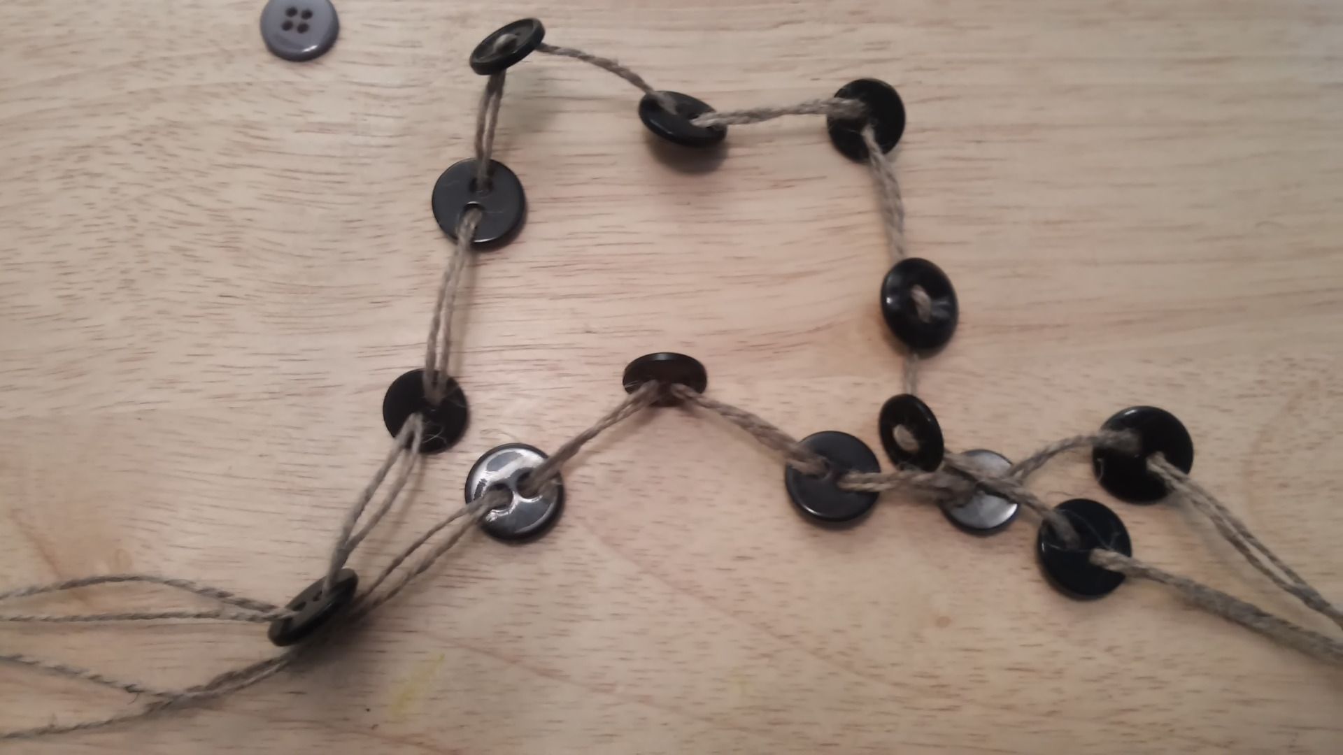 Button Necklace : 5 Steps - Instructables