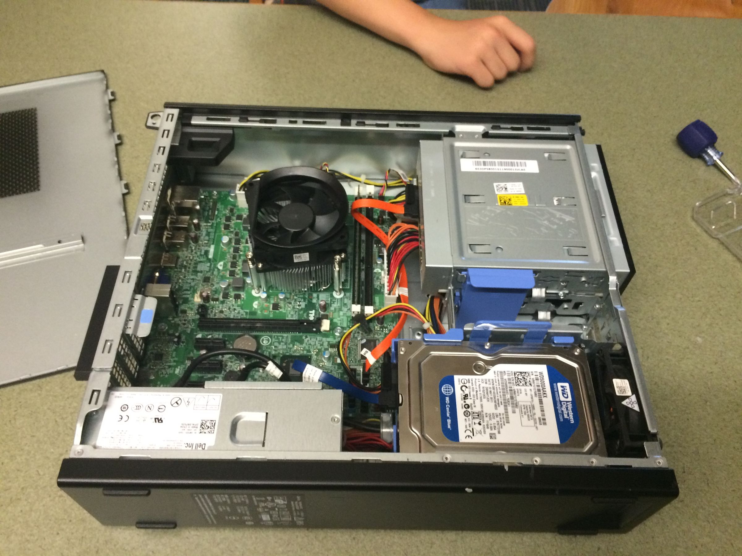 How to Assemble a Computer : 8 Steps - Instructables