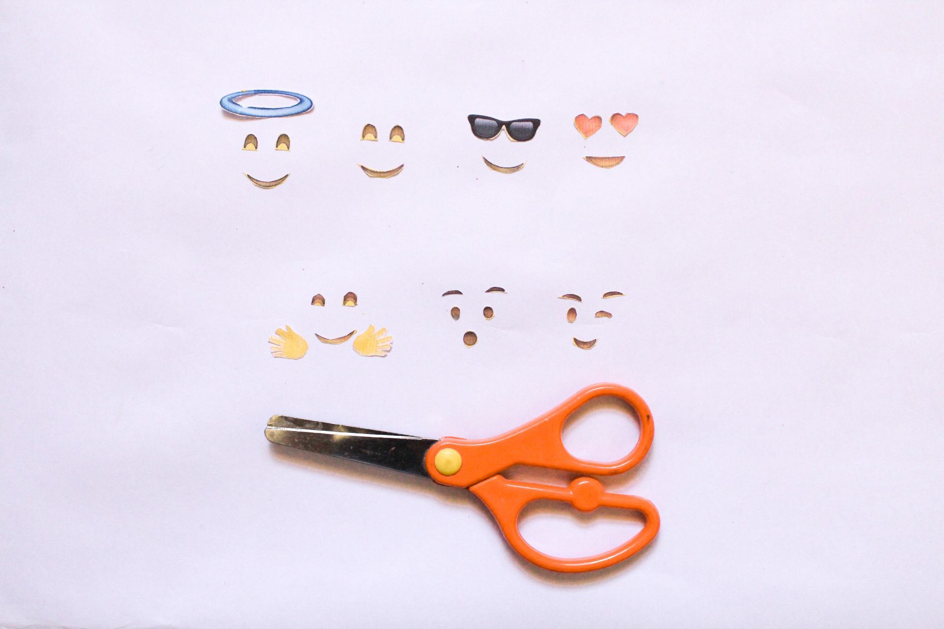 Easy Emoji Litten Mood-changer + Storagespace : 10 Steps (with Pictures ...