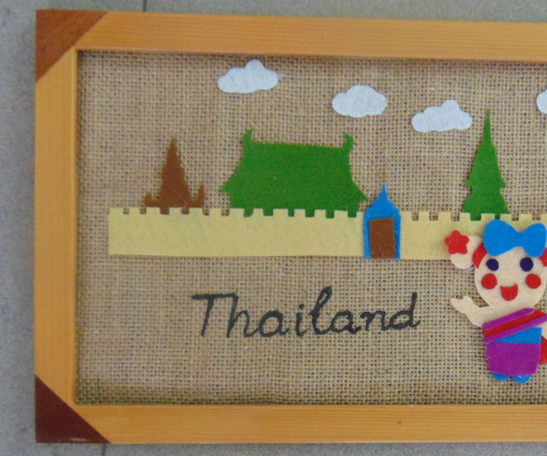 Miss La Sen in Thai Clothing Burlap and Felt Craft : 15 Steps ...