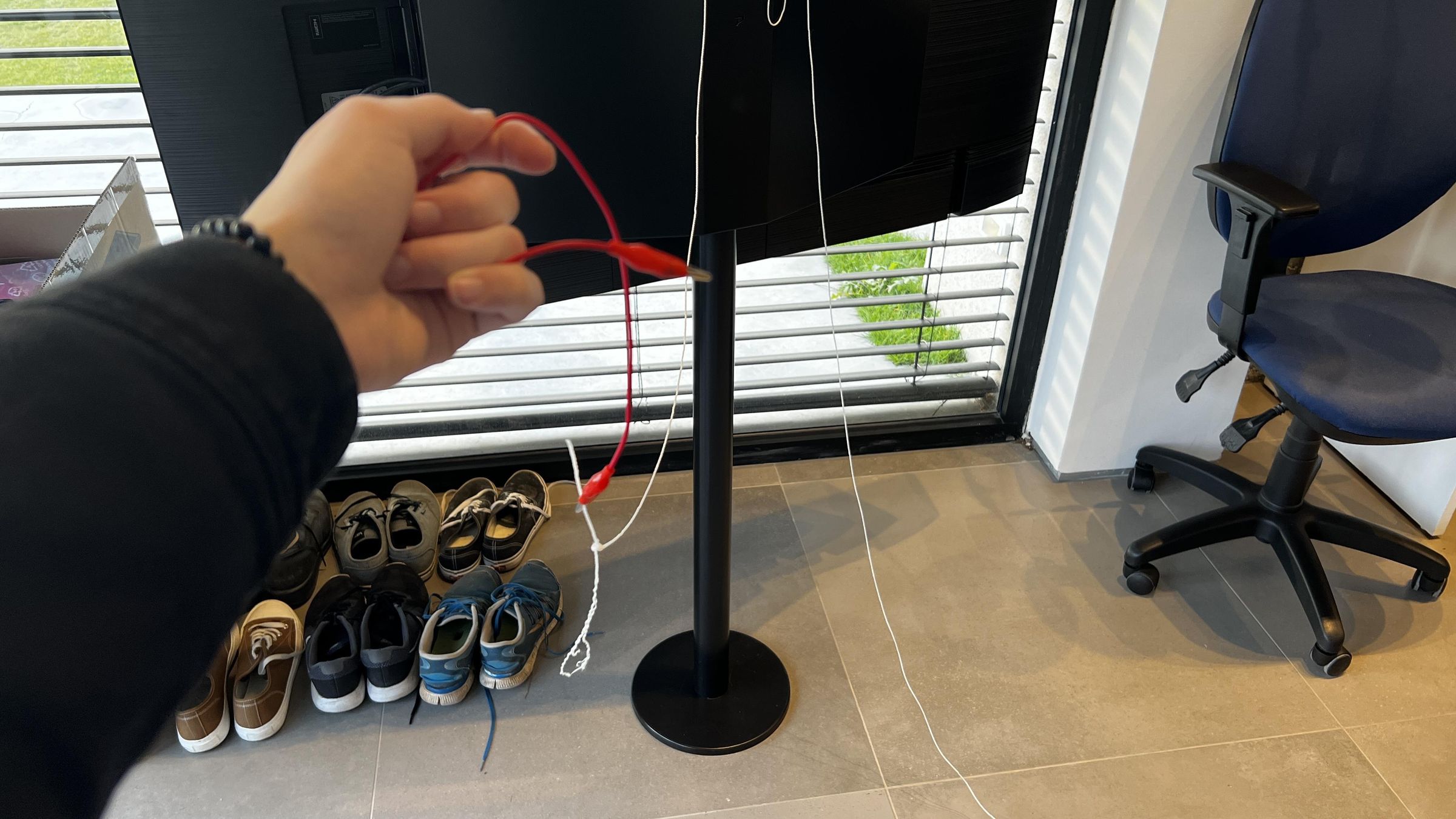 Untie Your Shoes - Rube Goldberg Machine With CPX : 7 Steps - Instructables