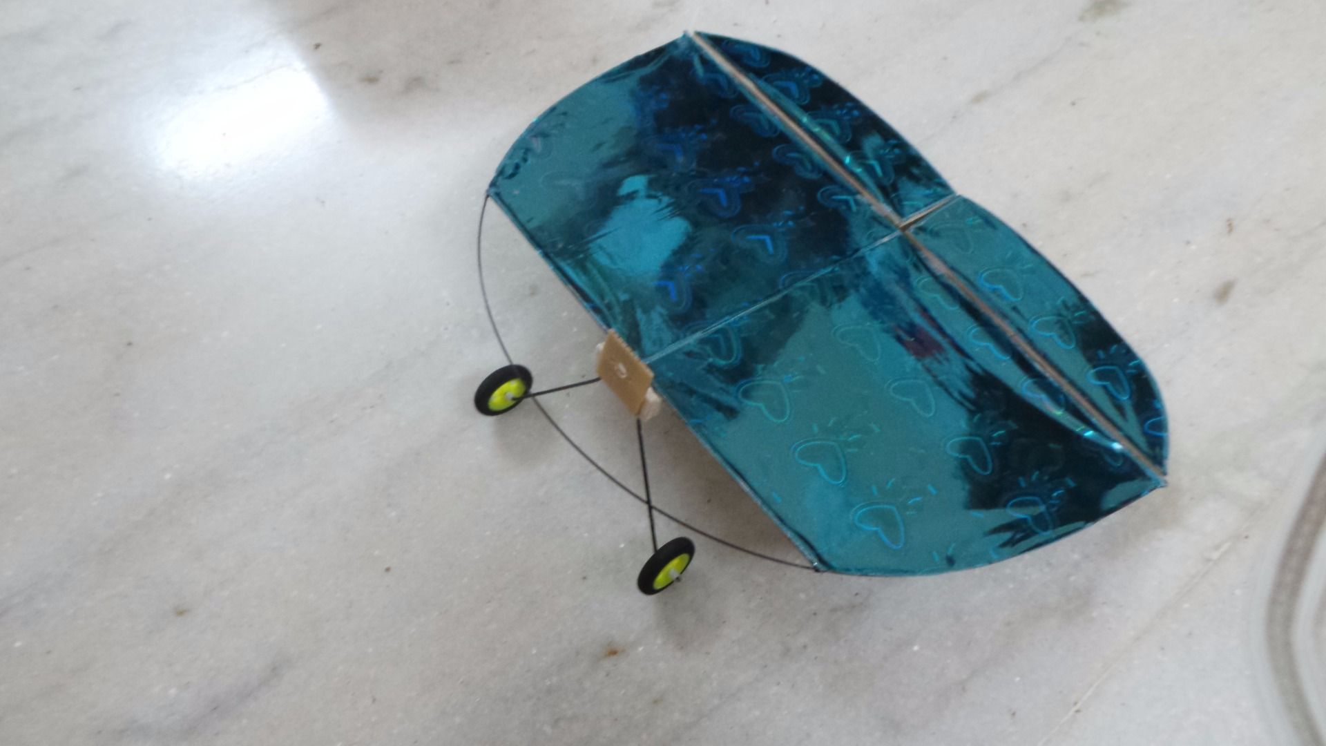 Anything Can Fly!!!( a Simple RC Kite!) : 4 Steps - Instructables