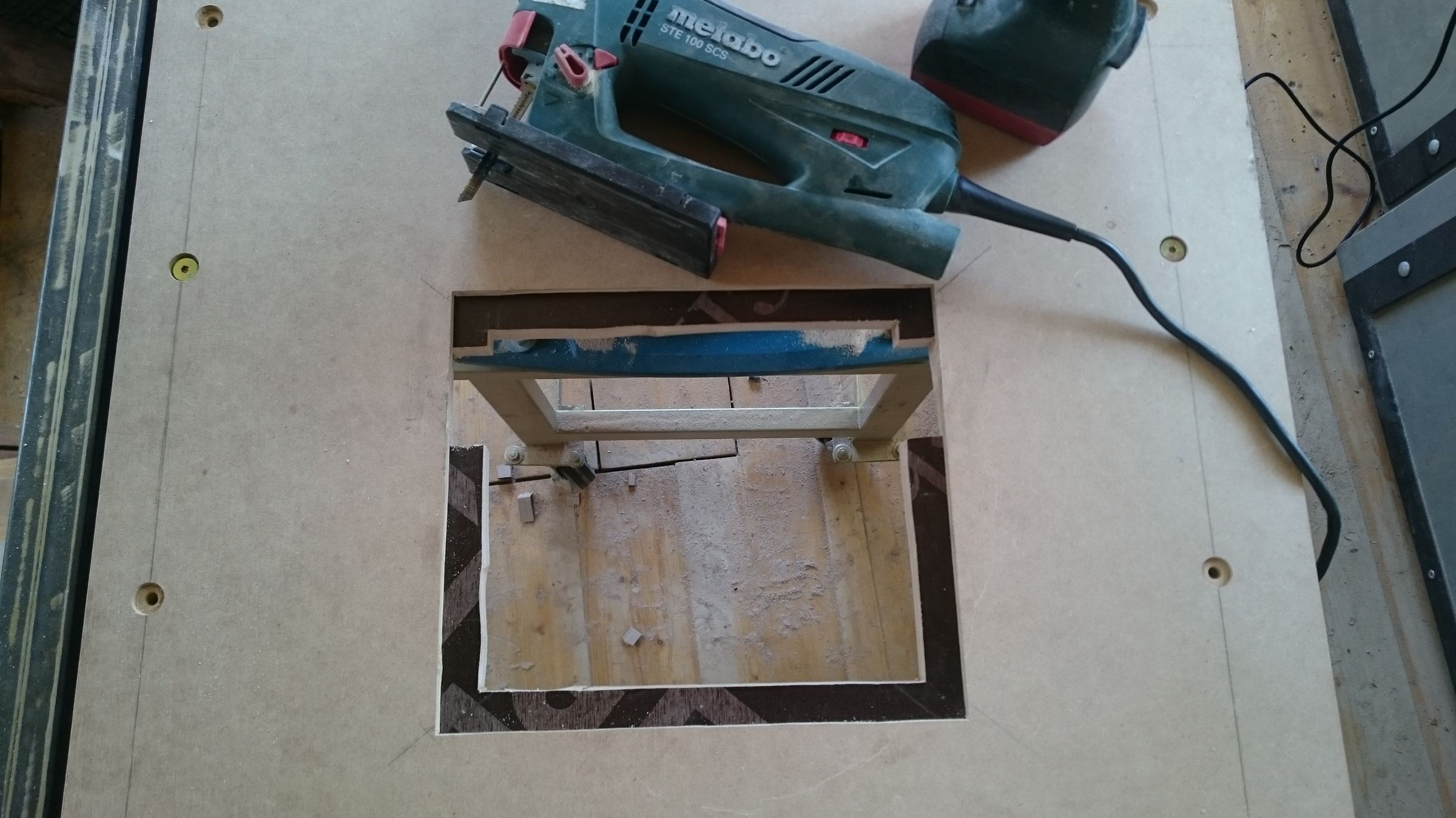 Simple Pop Out Router Table : 3 Steps (with Pictures) - Instructables