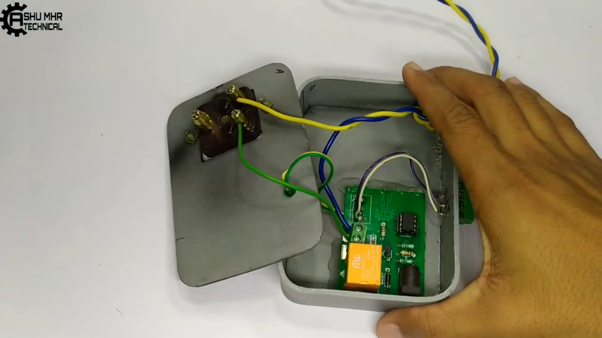 Smart Waterpump Starter : 5 Steps - Instructables