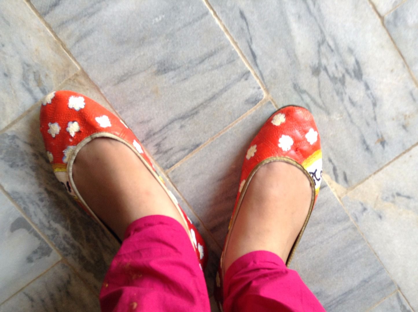 Updated Popcorn Shoes to Walk With Style : 10 Steps - Instructables