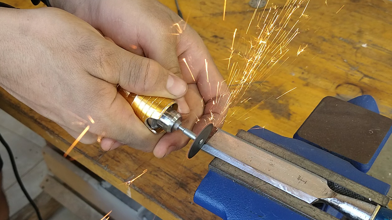 4 Best Ways to Remove Rivets Without a Rivet Tool : 4 Steps (with ...