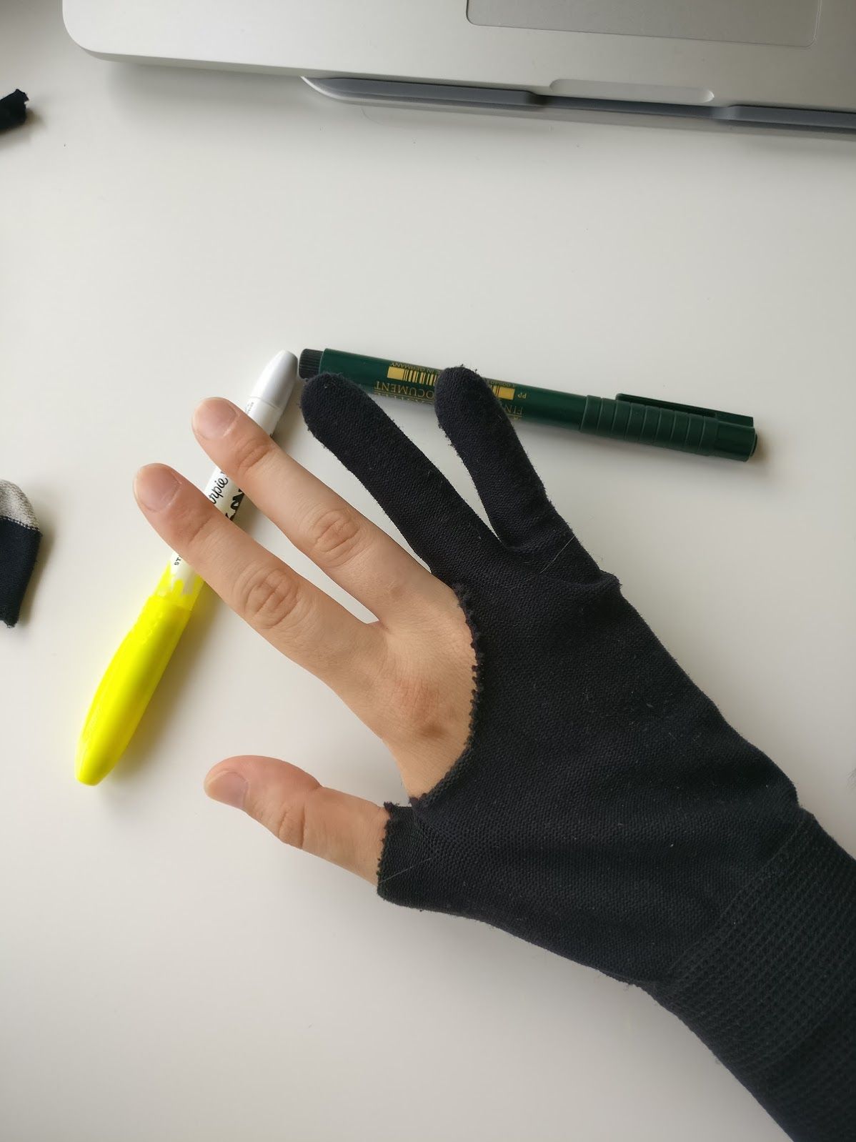 Upcycled Artist's Glove : 7 Steps (with Pictures) - Instructables