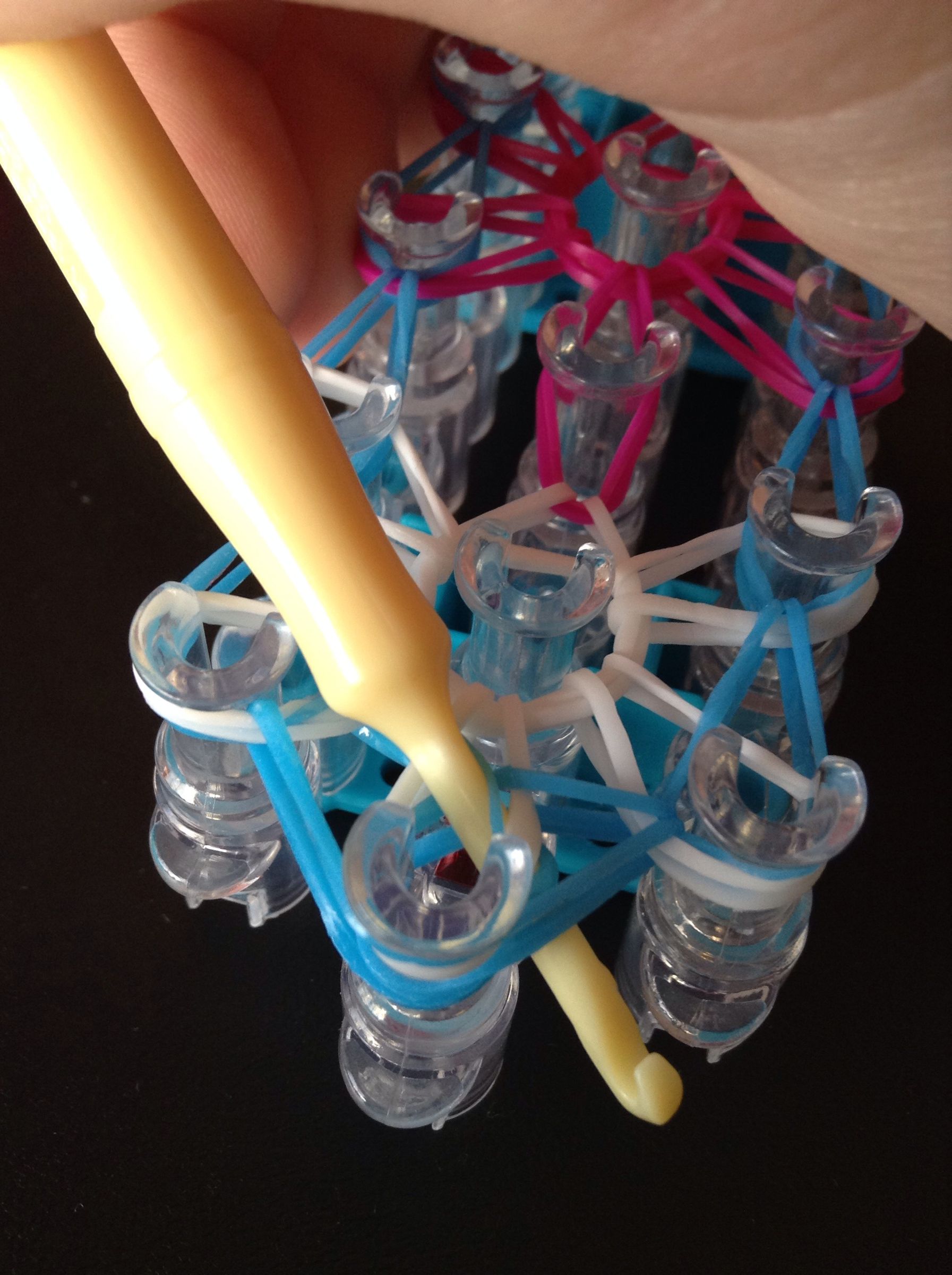 Rainbow Loom: Starburst : 9 Steps (with Pictures) - Instructables
