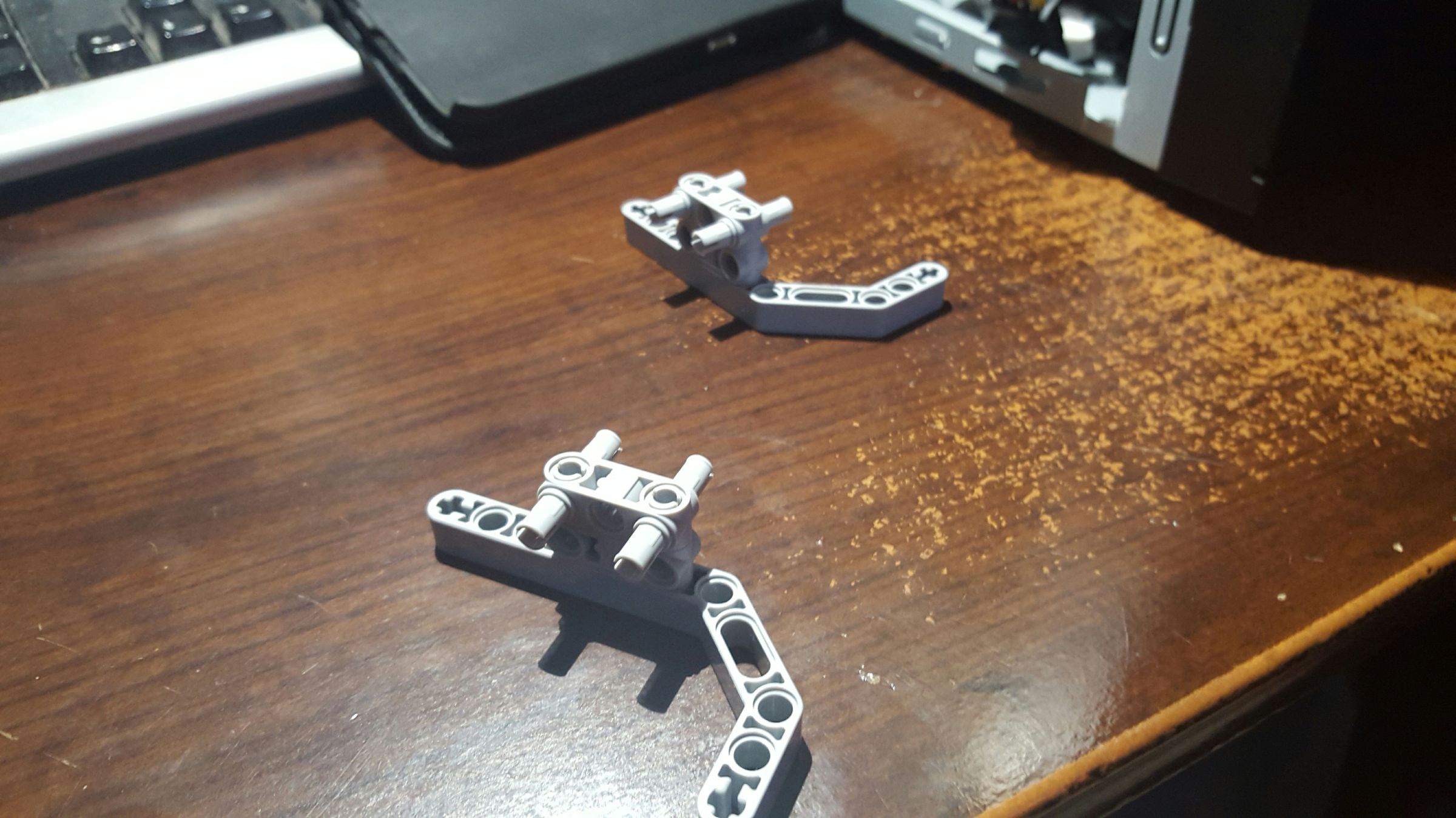 Quick Easy Phone Mount for Desk Recording : 7 Steps - Instructables