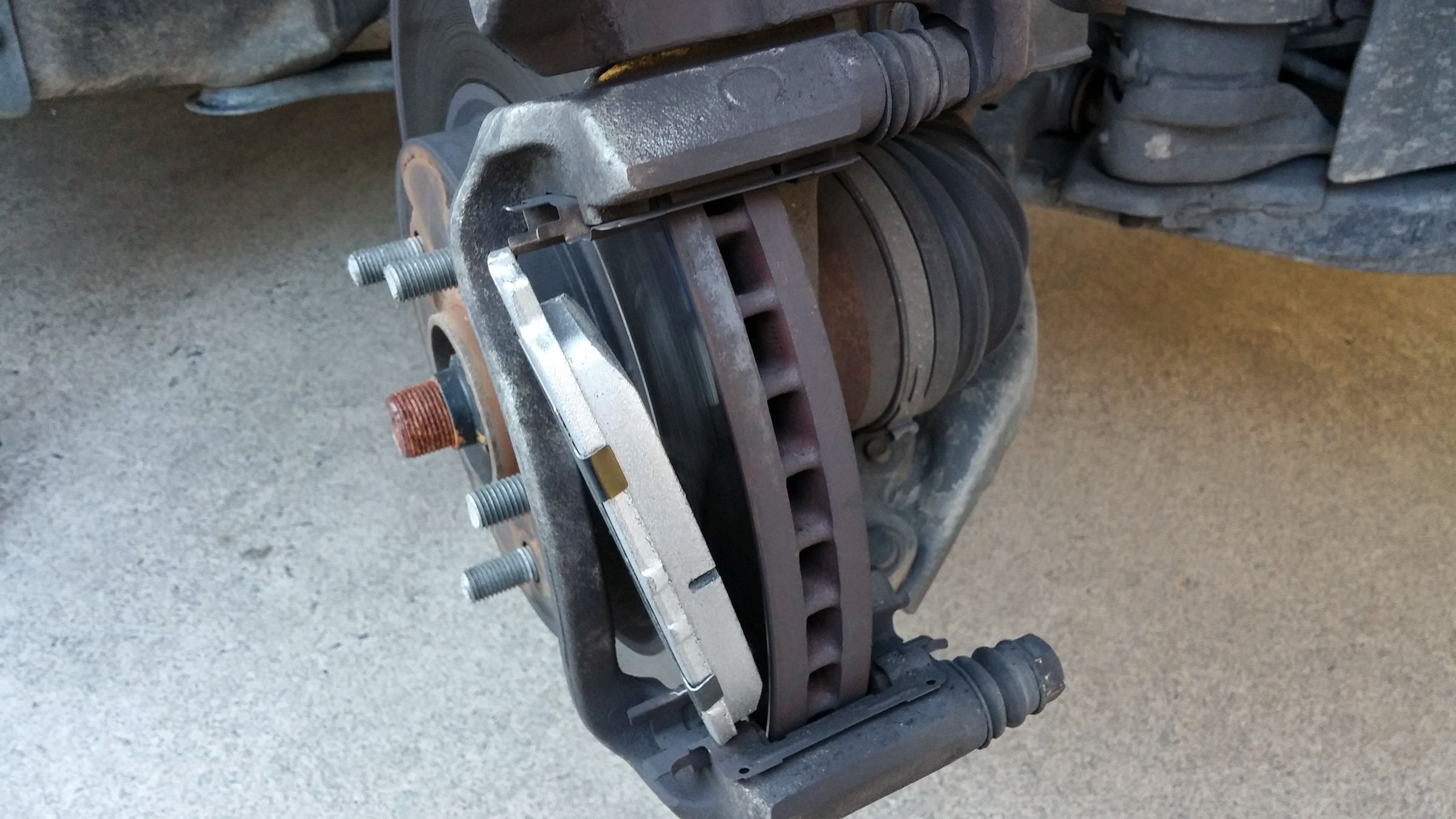 How to Replace Disc Brake Pads : 6 Steps - Instructables