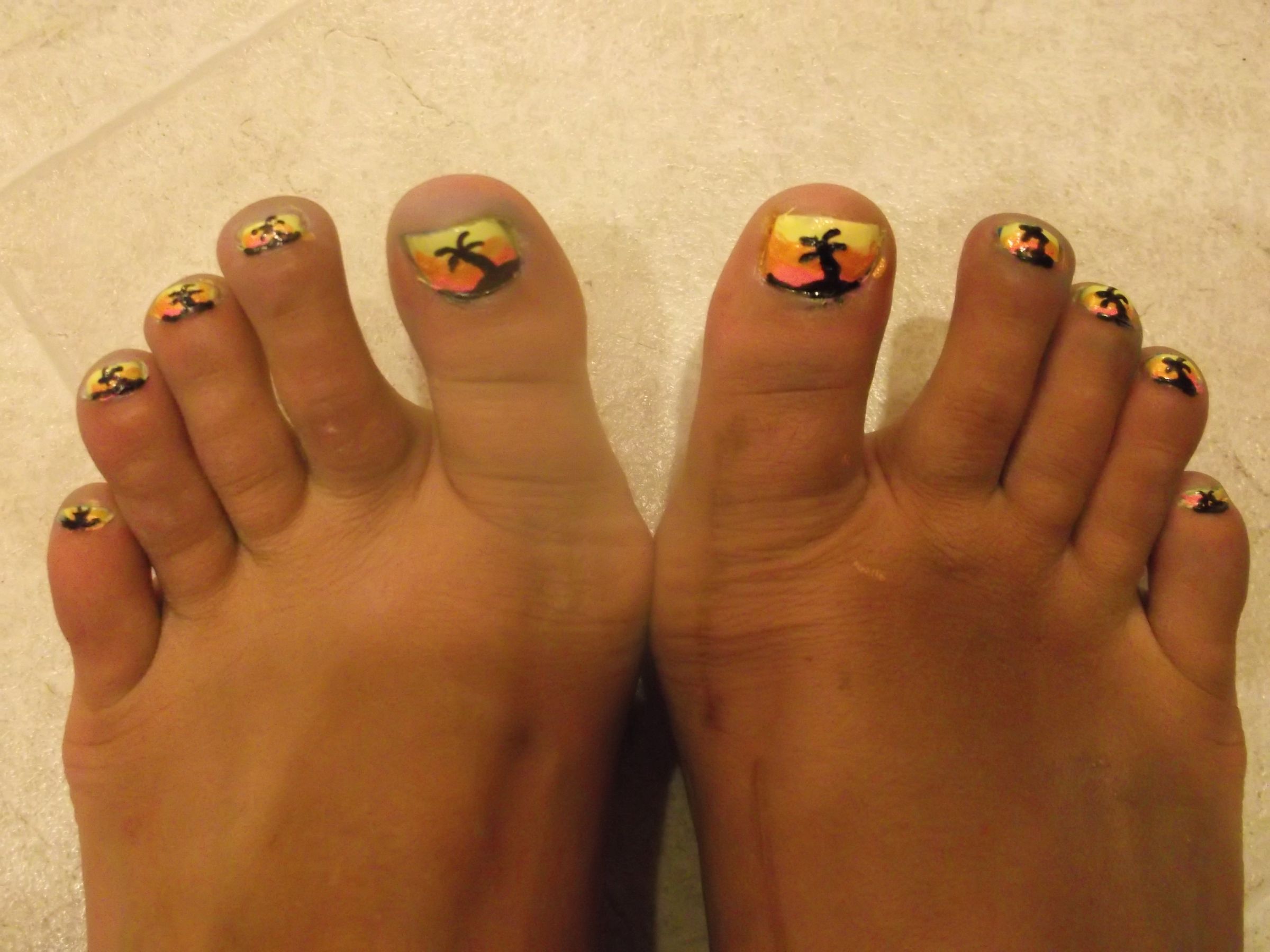 Palm Tree Toe Nail Art