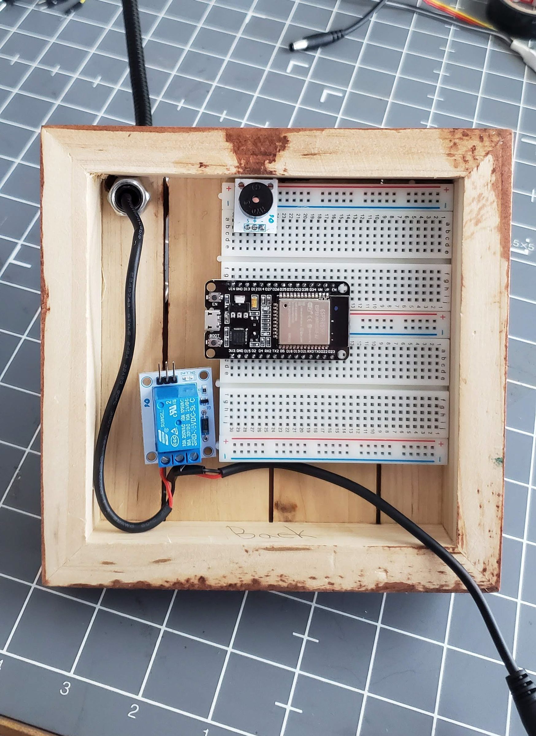 How to Make a Self-Watering IoT Planter With a Mason Jar and an ESP32 ...