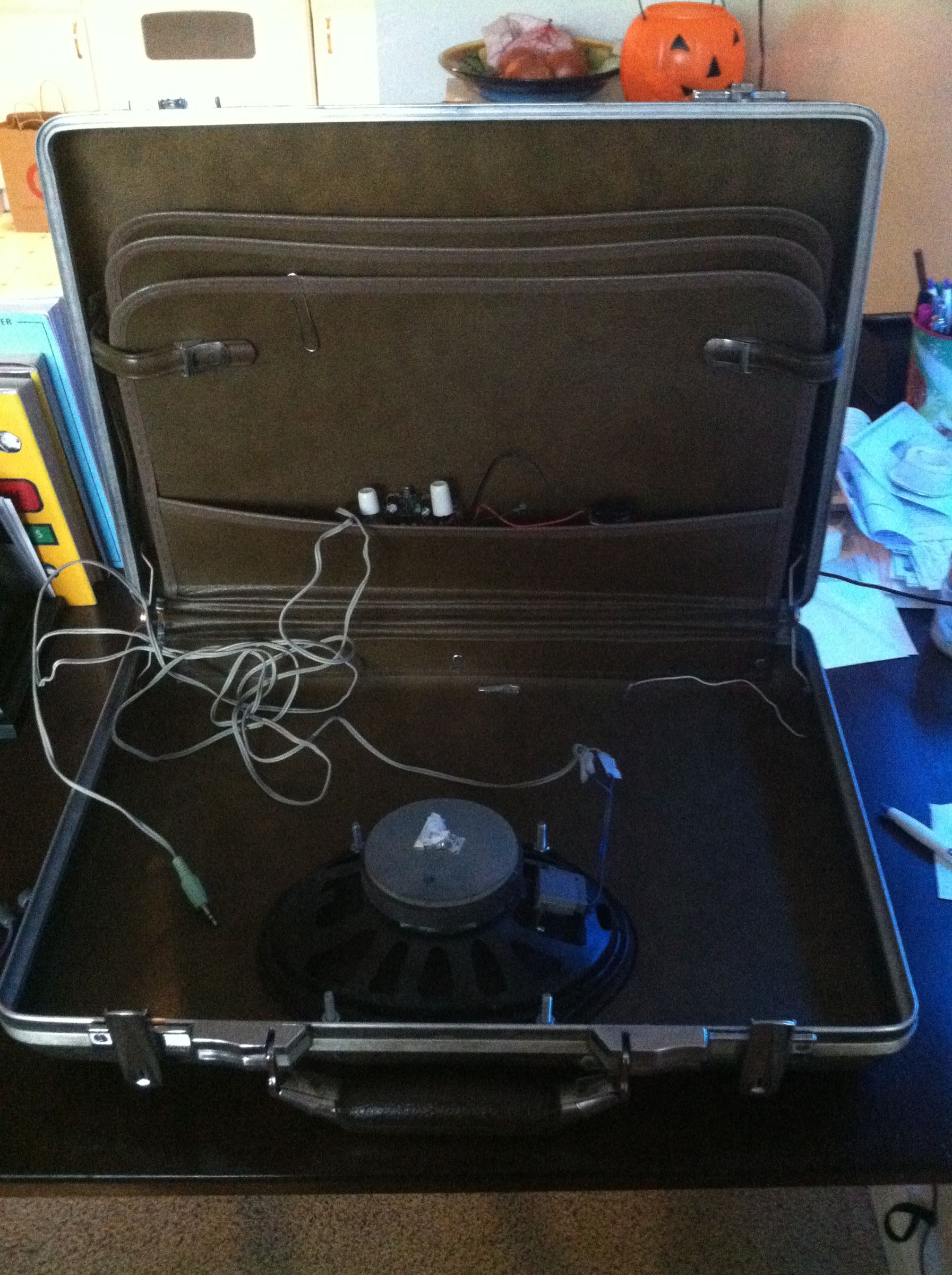 Briefcase Boombox Portable Speaker - Instructables