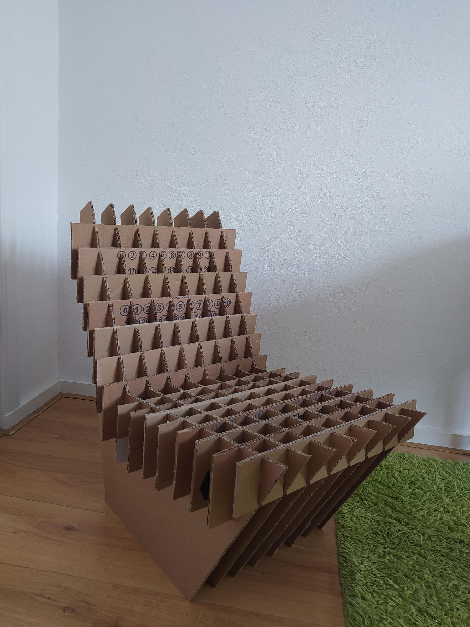 Cardboard Chair DIY : 7 Steps (with Pictures) - Instructables