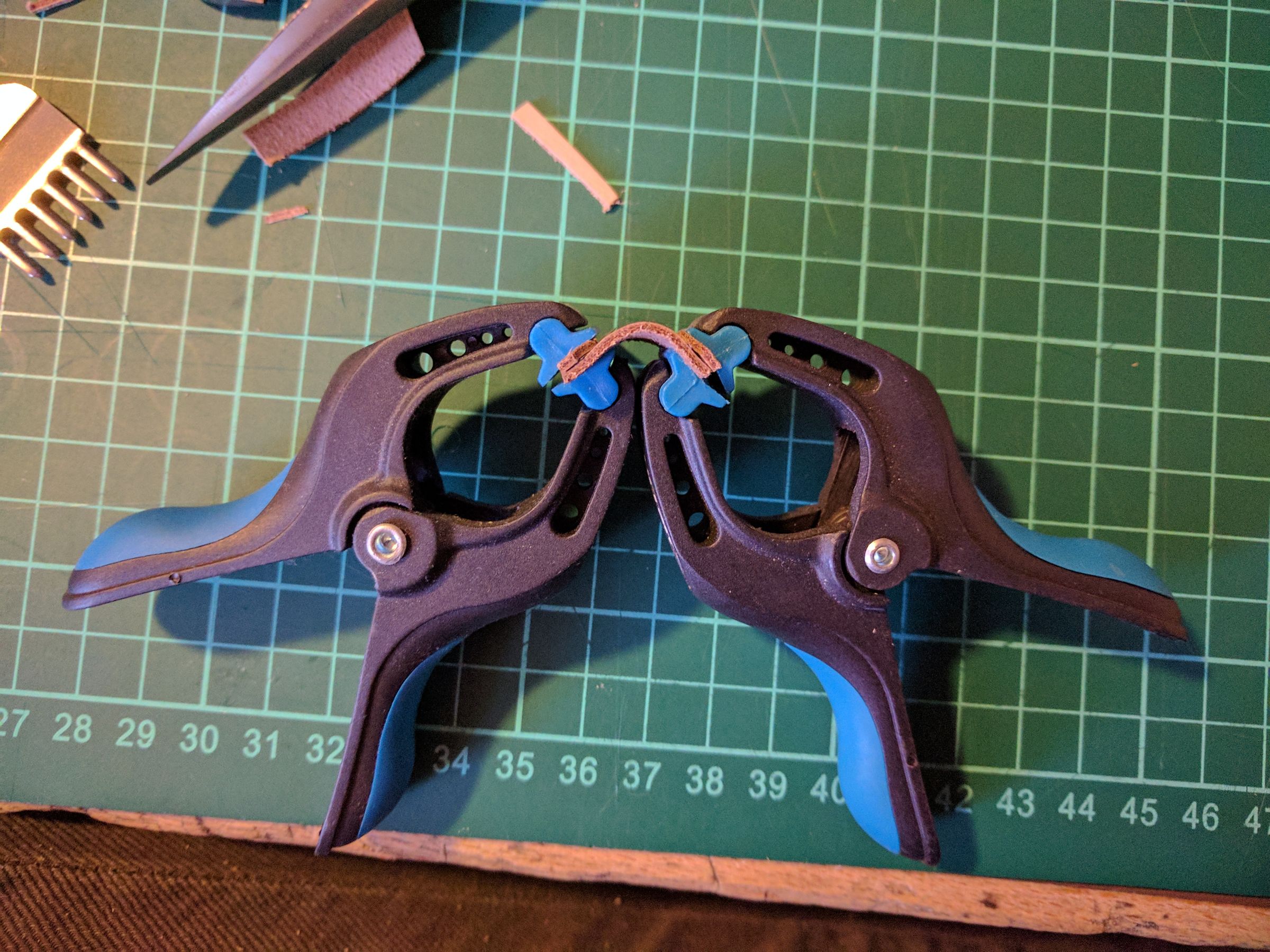 Leather Compass Case : 9 Steps (with Pictures) - Instructables