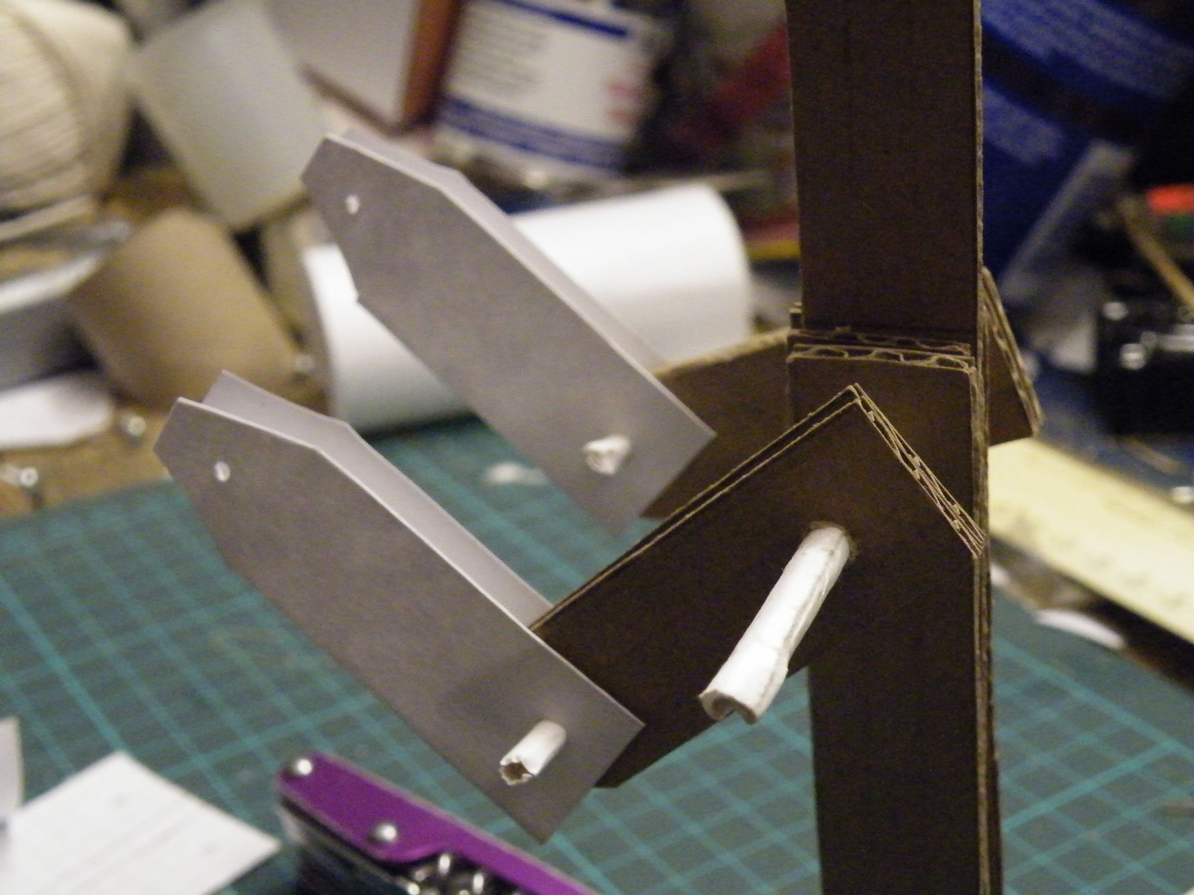 The Glueless, Poseable Cardboard Robot. : 7 Steps (with Pictures ...