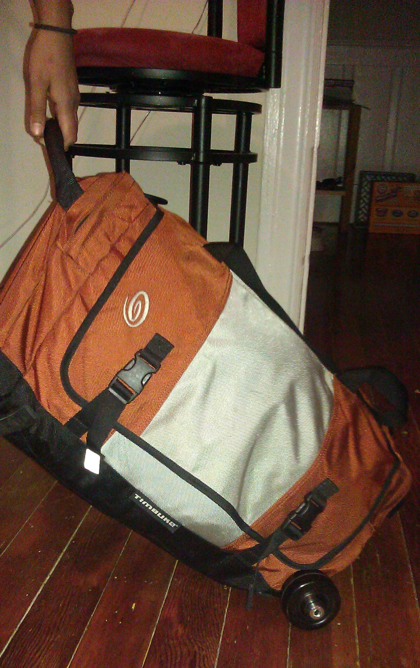 Add Detachable Wheels to a Duffel Bag : 5 Steps (with Pictures ...