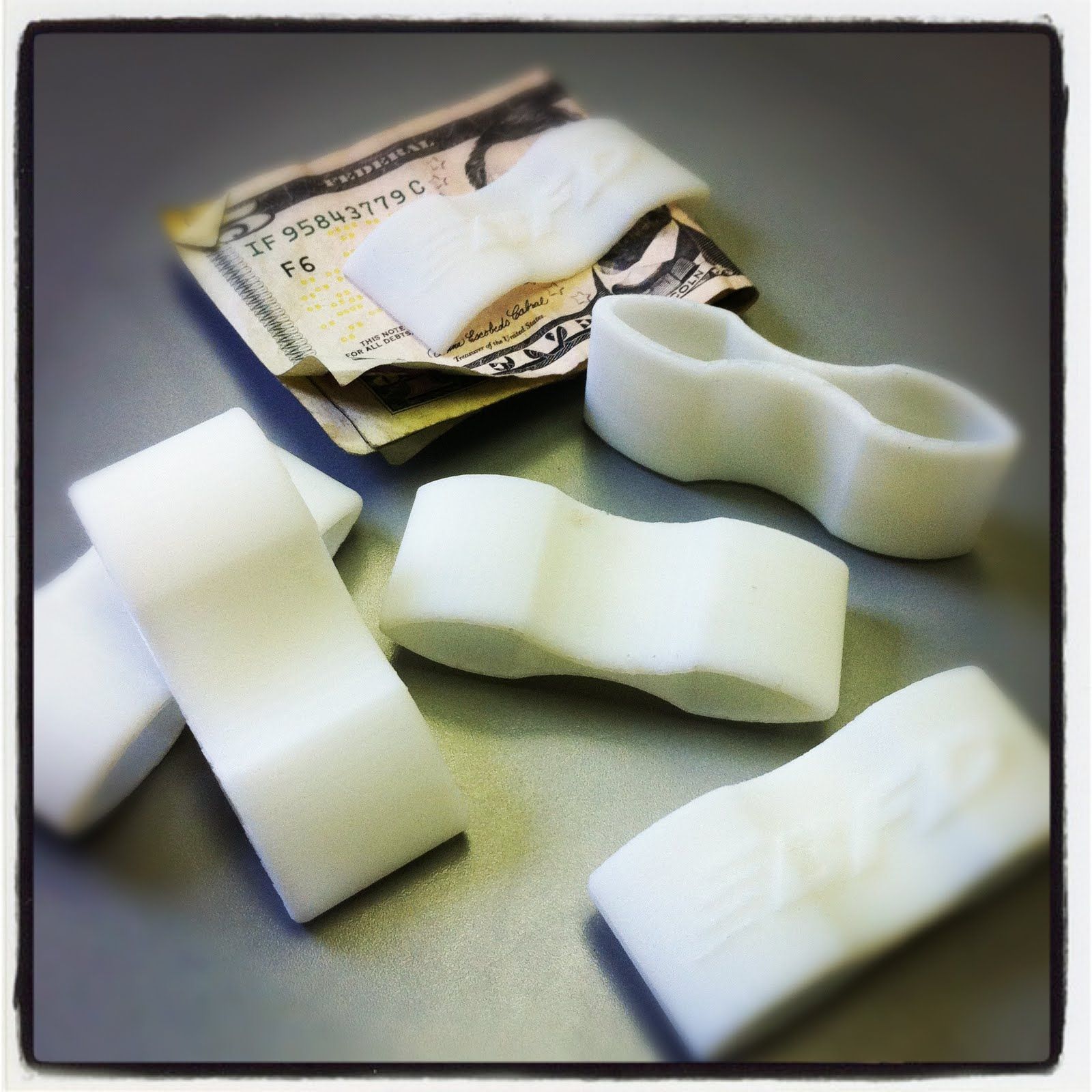 #PTRdesigns Plastic Money Clip - Instructables