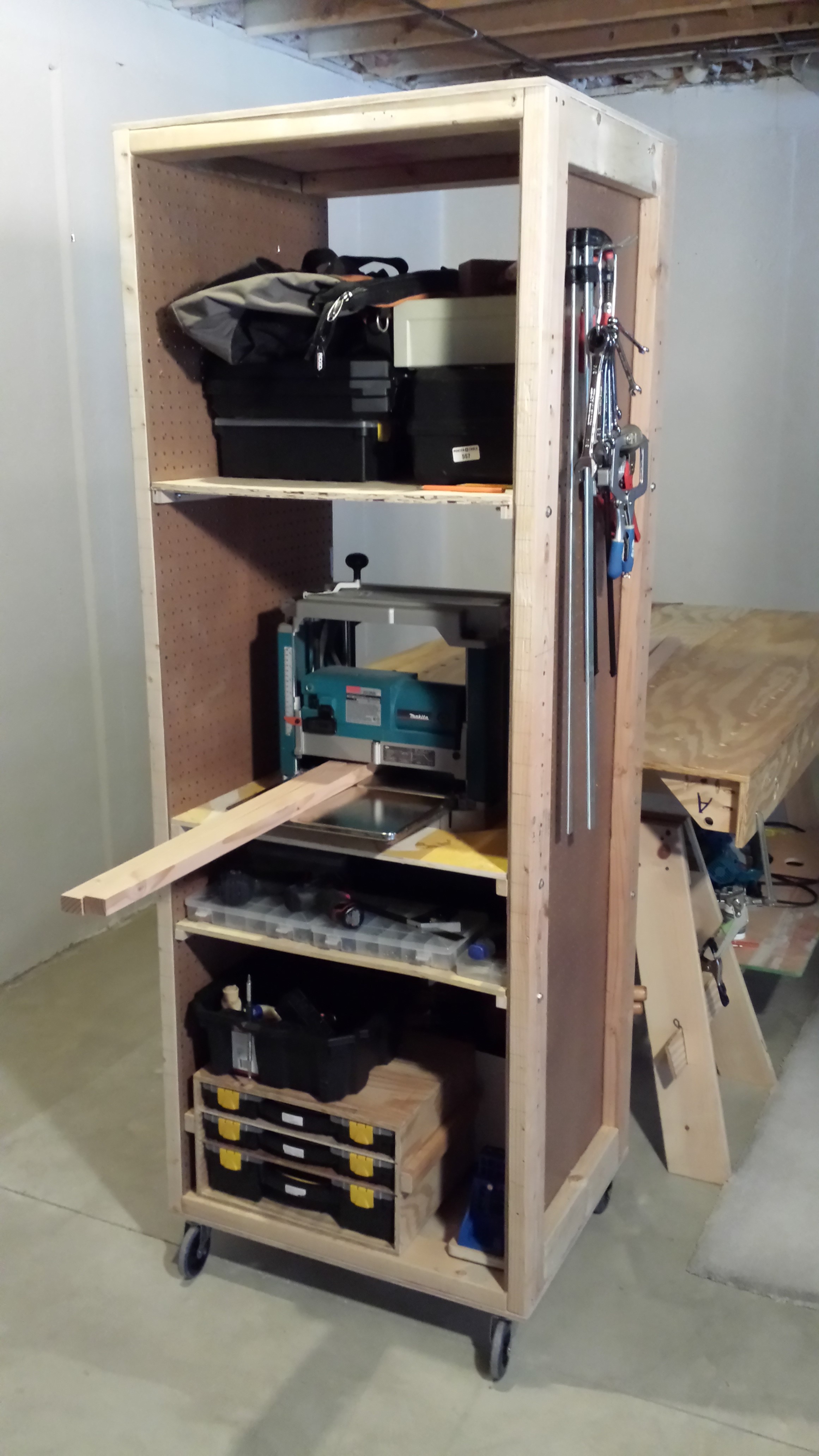 Workshop Mobile Storage Unit With Adjustable Shelving : 5 Steps ...