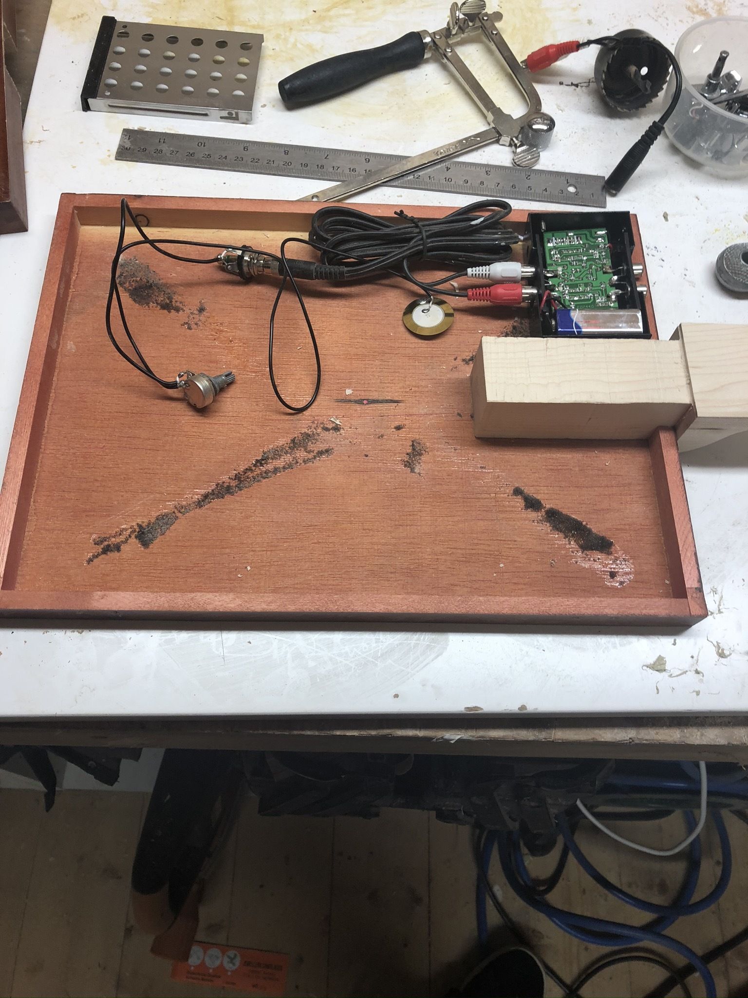 Cigar Box Guitar | Corona Edition : 7 Steps (with Pictures) - Instructables