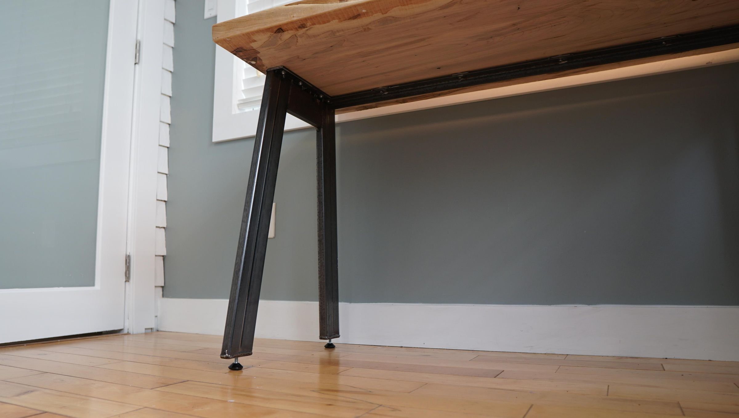 How to Make a Live Edge Desk : 5 Steps (with Pictures) - Instructables