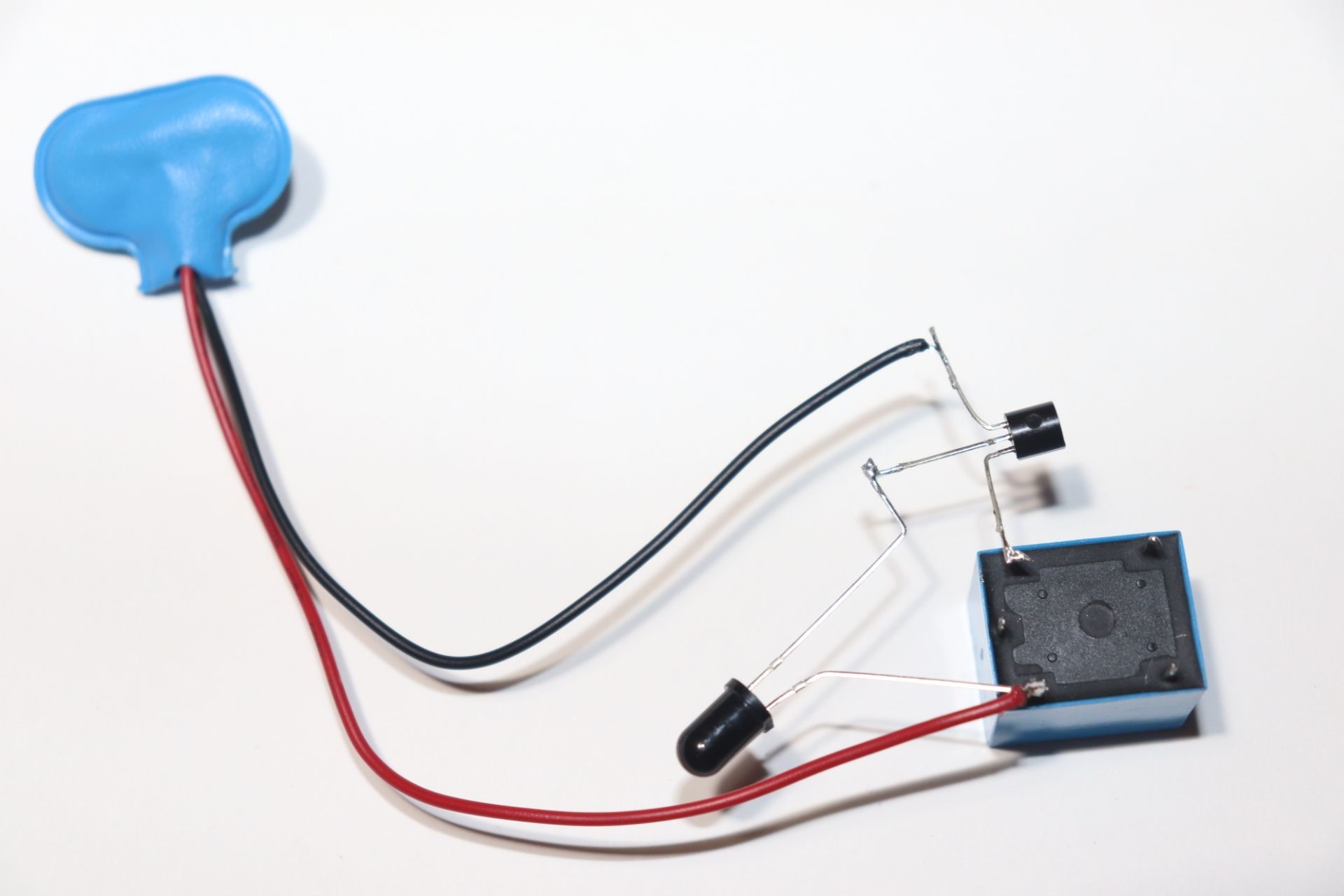 Very Sensitive Fire Alarm Circuit Using Relay : 9 Steps - Instructables