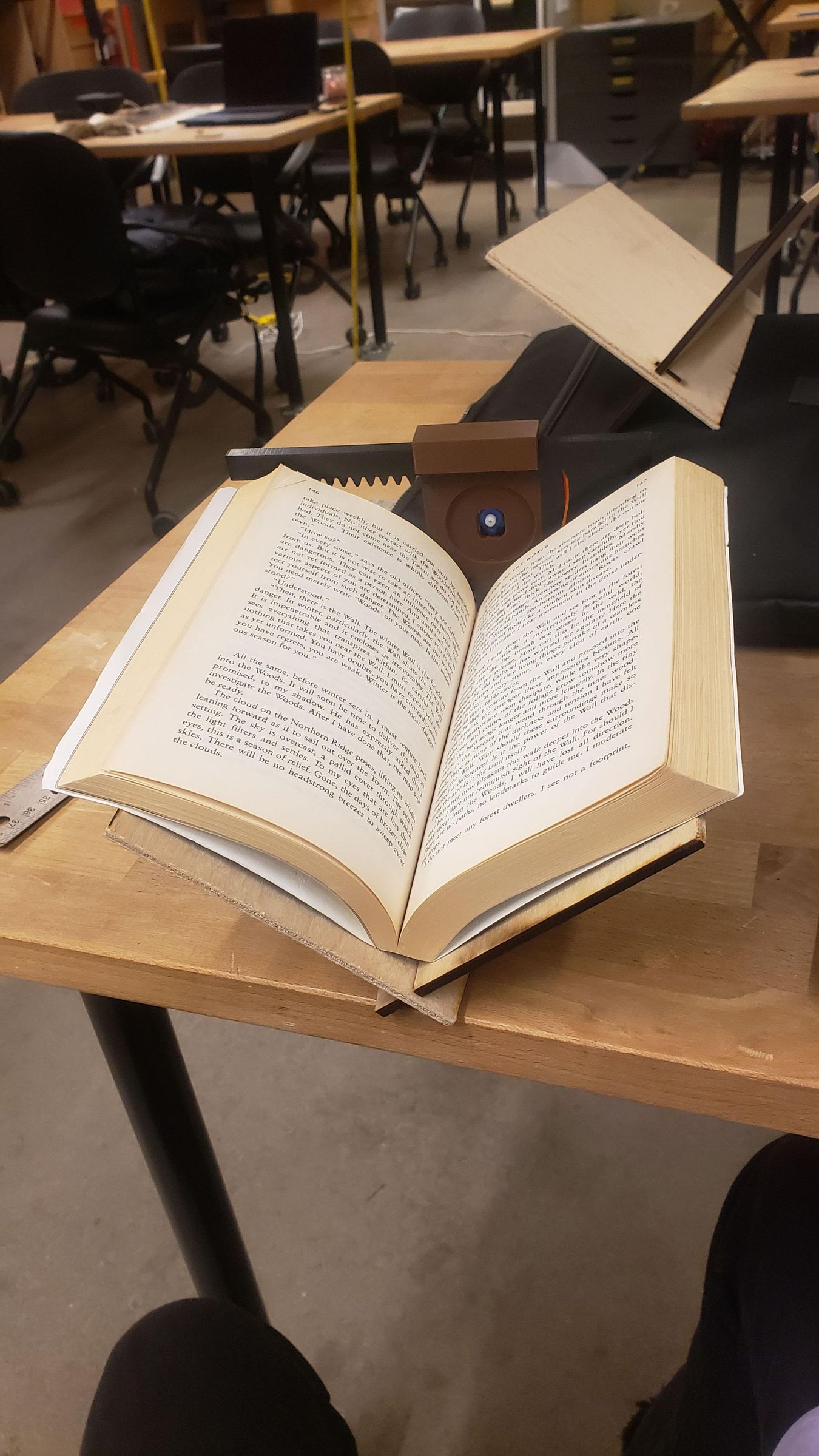 IDC 2 - Automatic Page Turner : 6 Steps - Instructables