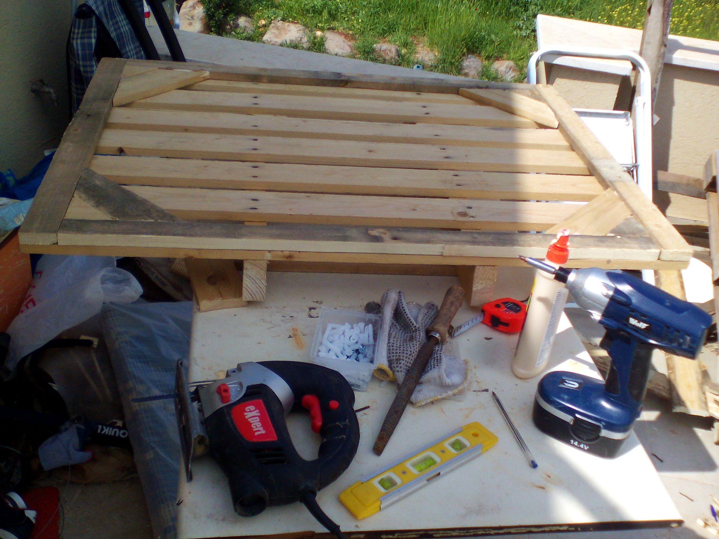 Cheap Diy Coffee Table : 11 Steps (with Pictures) - Instructables