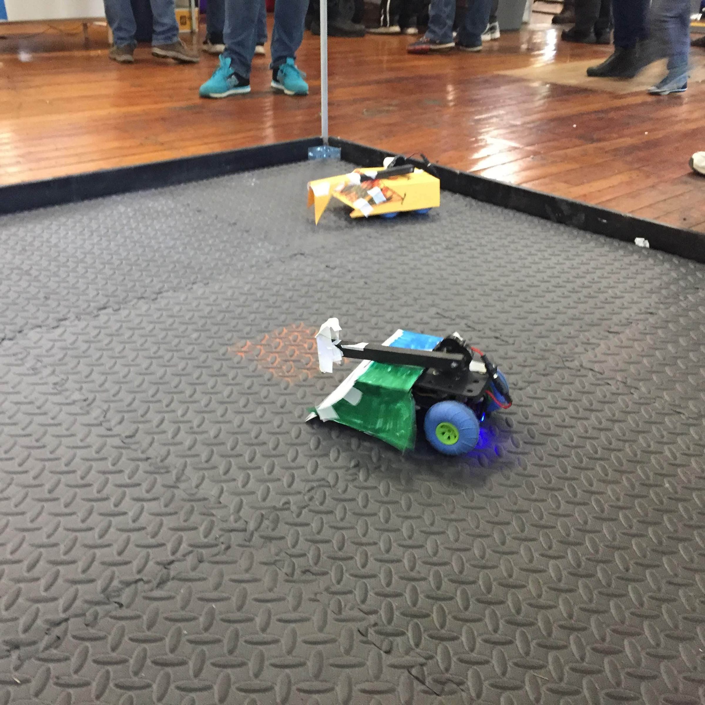 FOLD-N-FIGHT BATTLEBOTS : 7 Steps - Instructables