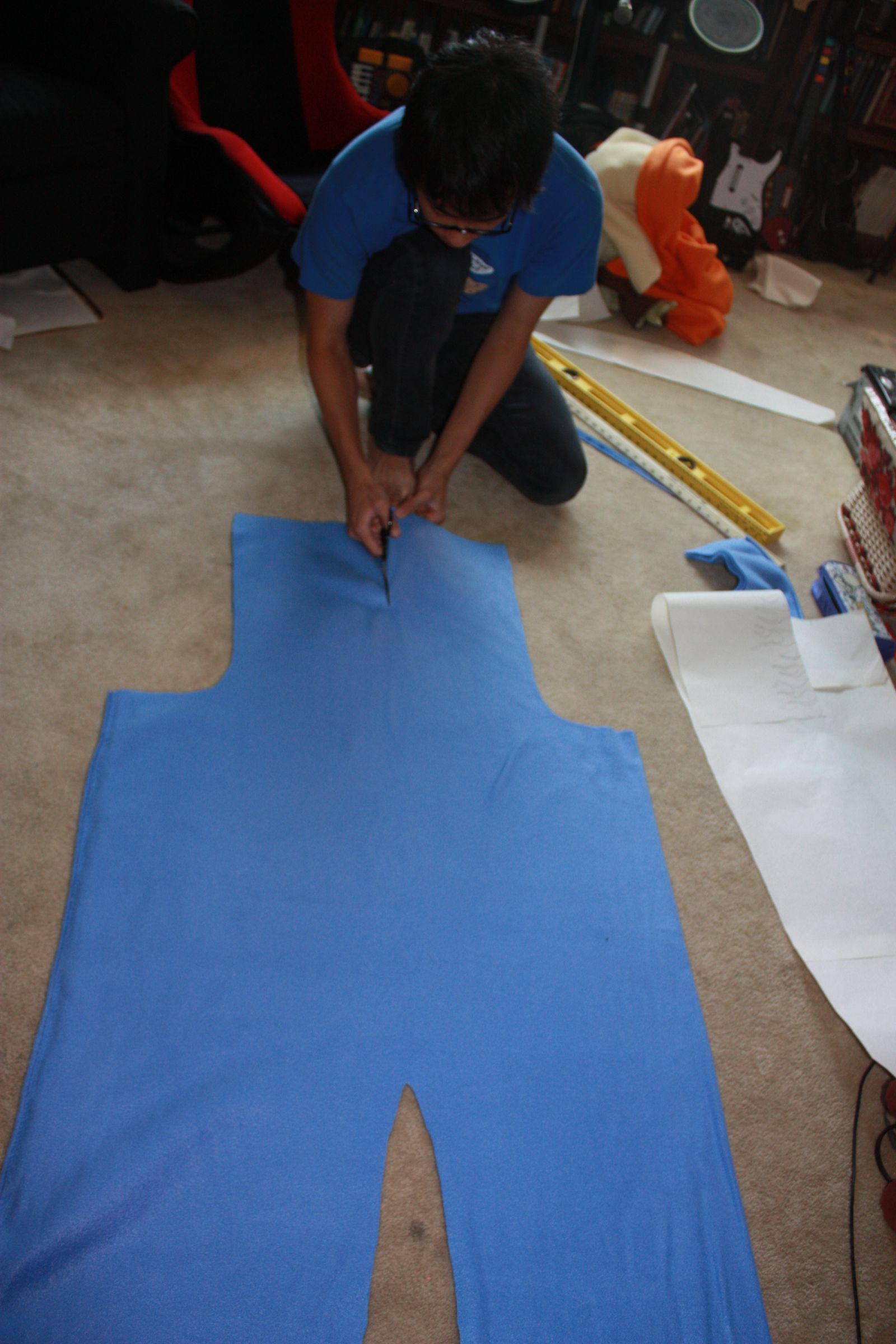 "Snuggie" Character Costume : 19 Steps (with Pictures) - Instructables