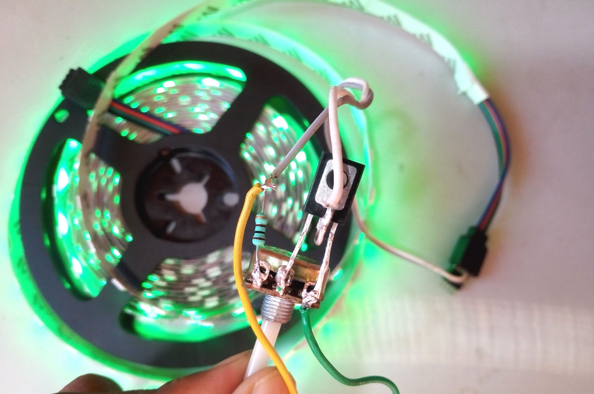 LED Strip Brightness Controller : 7 Steps - Instructables
