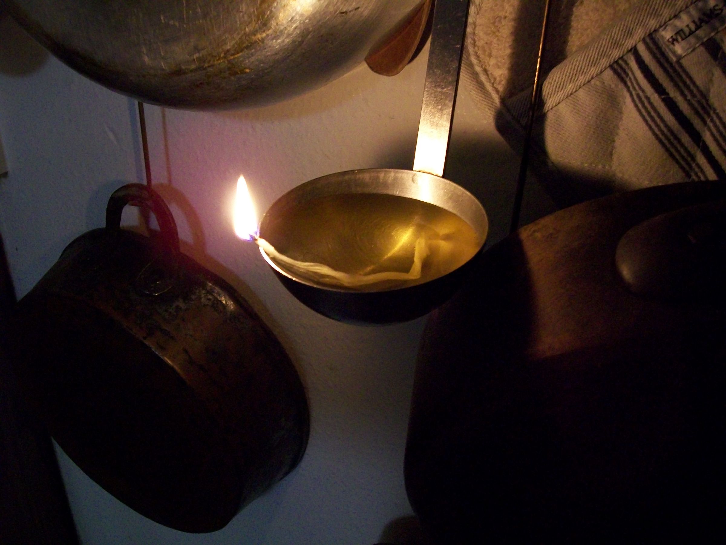 Using USED COOKING OIL for Survival Candles - Instructables
