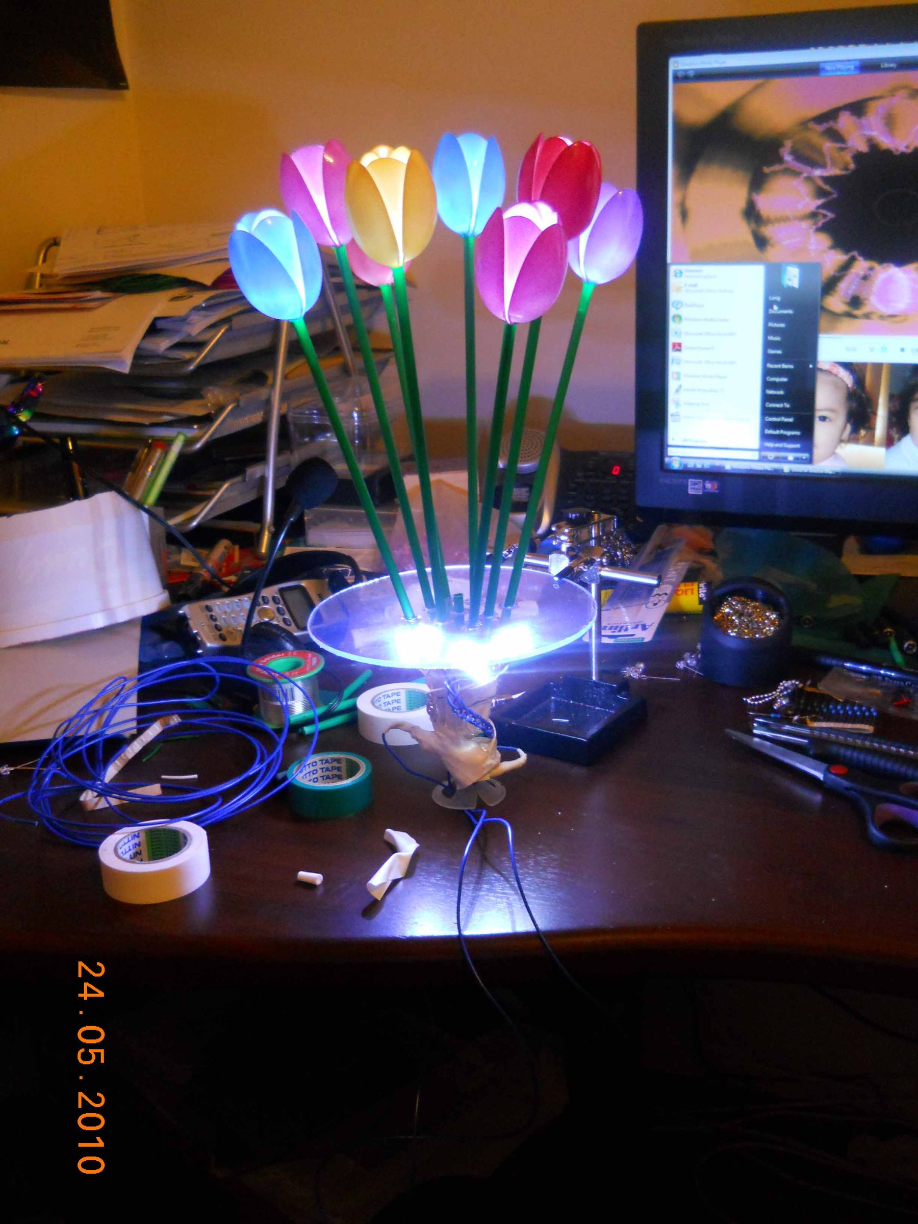 Glowing Plastic Spoon Tulips!!! : 11 Steps - Instructables
