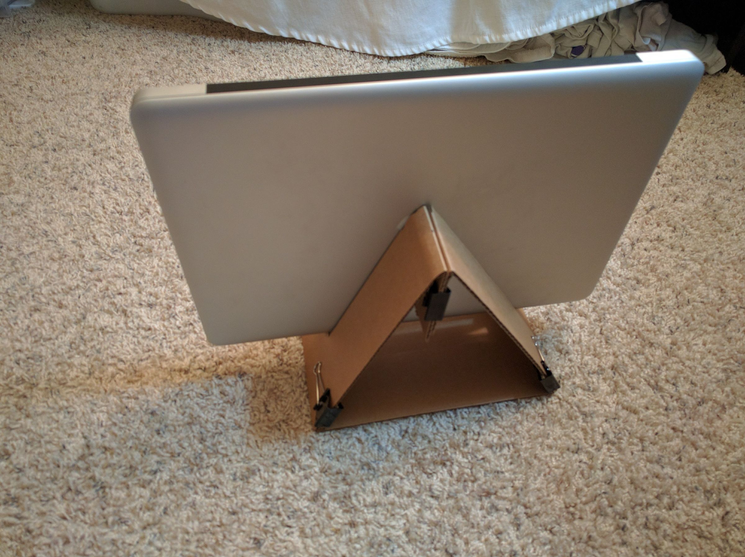 Cardboard Laptop Dock : 4 Steps (with Pictures) - Instructables