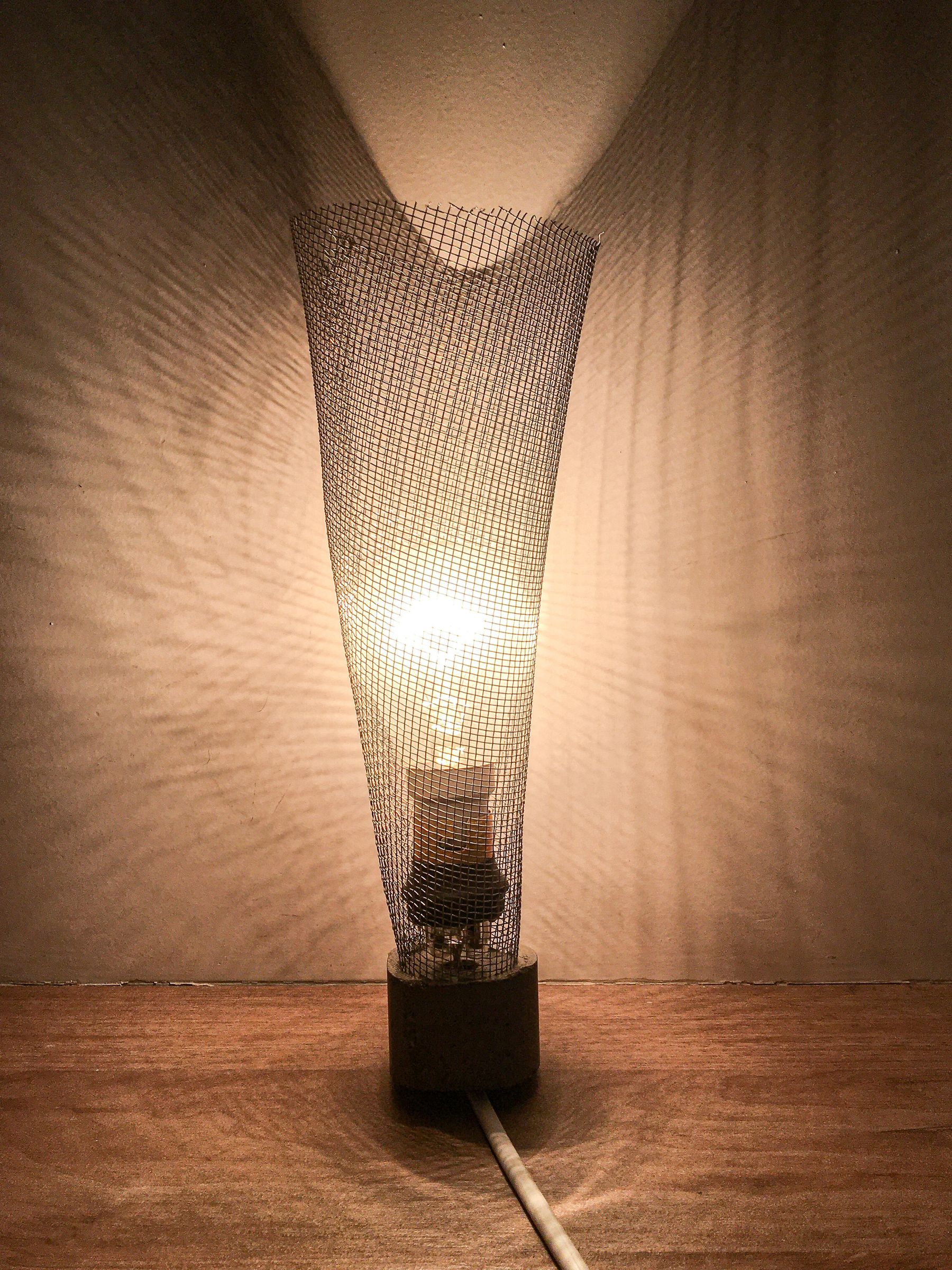 Simple Wire Mesh Lamp : 4 Steps - Instructables