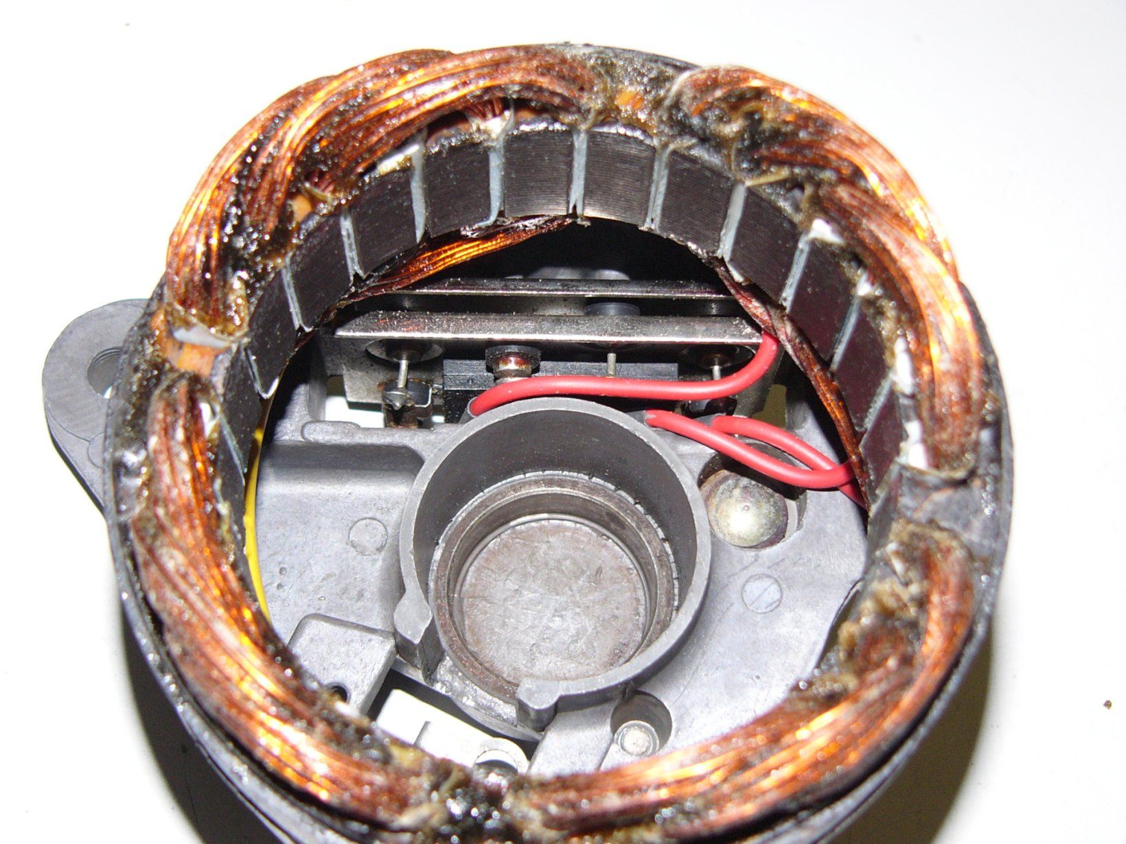 How to Rewind an Alternator : 8 Steps (with Pictures) - Instructables