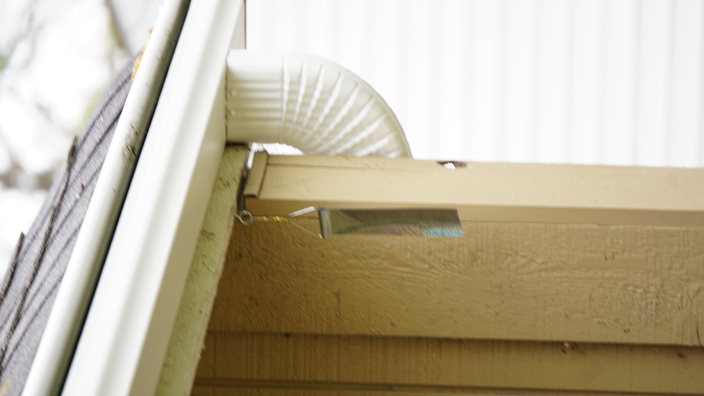 "Bird Flasher" Woodpecker Deterrent : 5 Steps (with Pictures ...