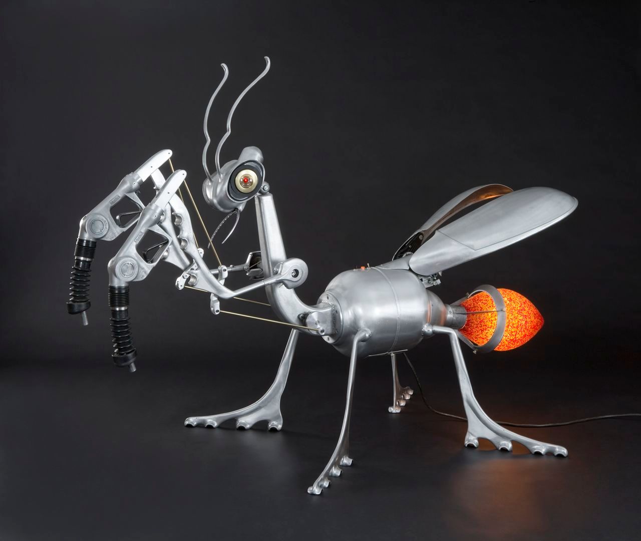 Giant Kinetic Praying Mantis Sculpture From Found Materials : 8 Steps ...