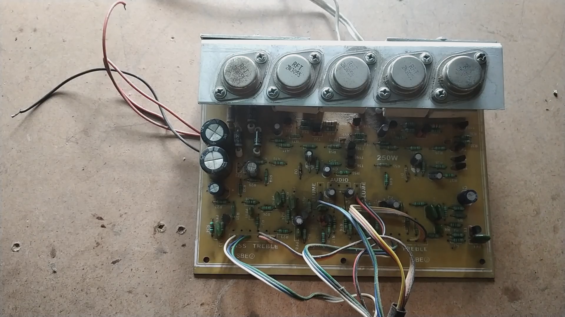 Simple Audio Amplifier : 5 Steps - Instructables