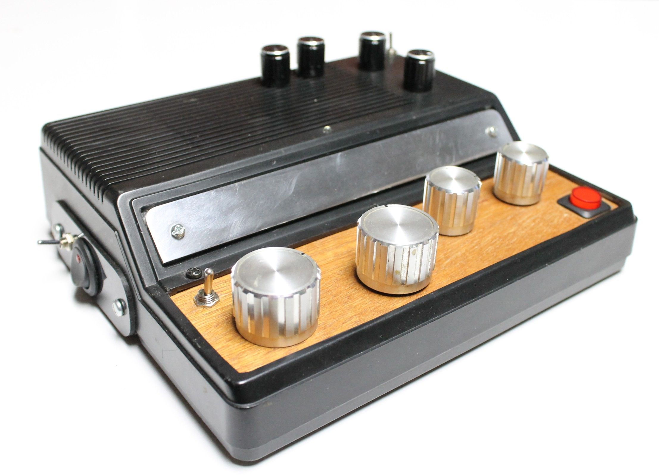 Dub Siren Synth - 555 Timers : 14 Steps (with Pictures) - Instructables