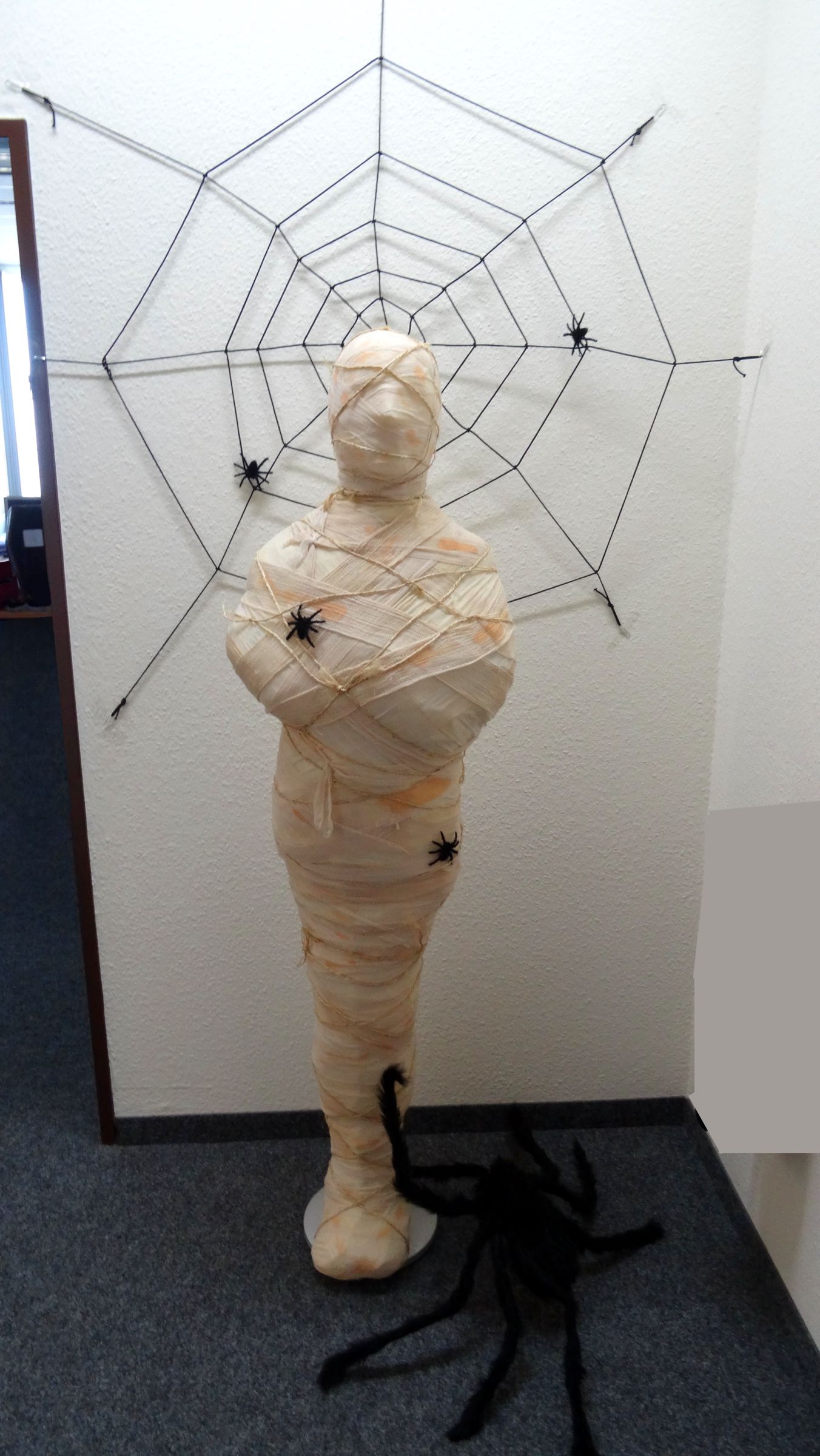 DIY Partable & Portable Mummy : 7 Steps (with Pictures) - Instructables