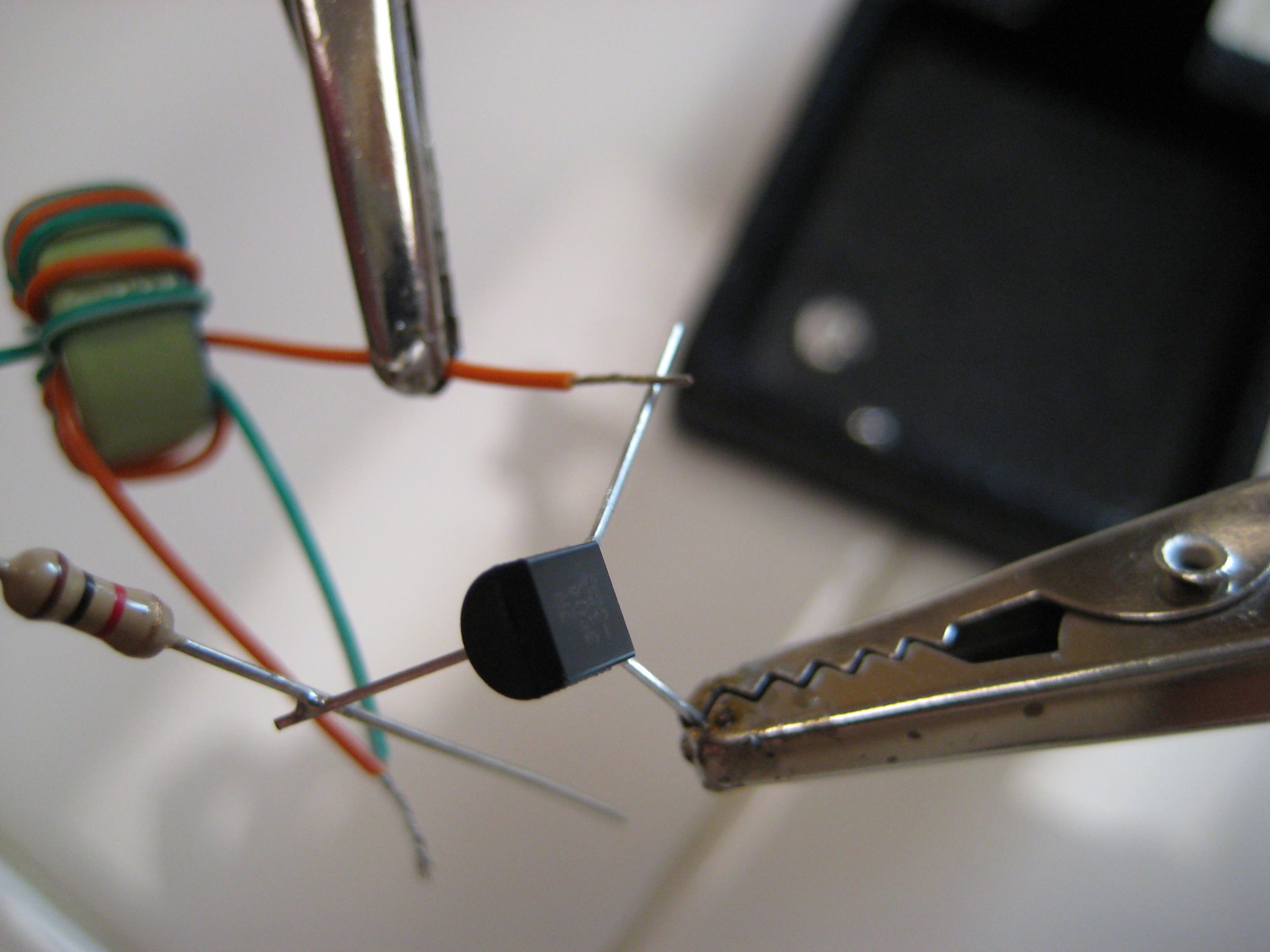 Make a Joule Thief : 4 Steps (with Pictures) - Instructables