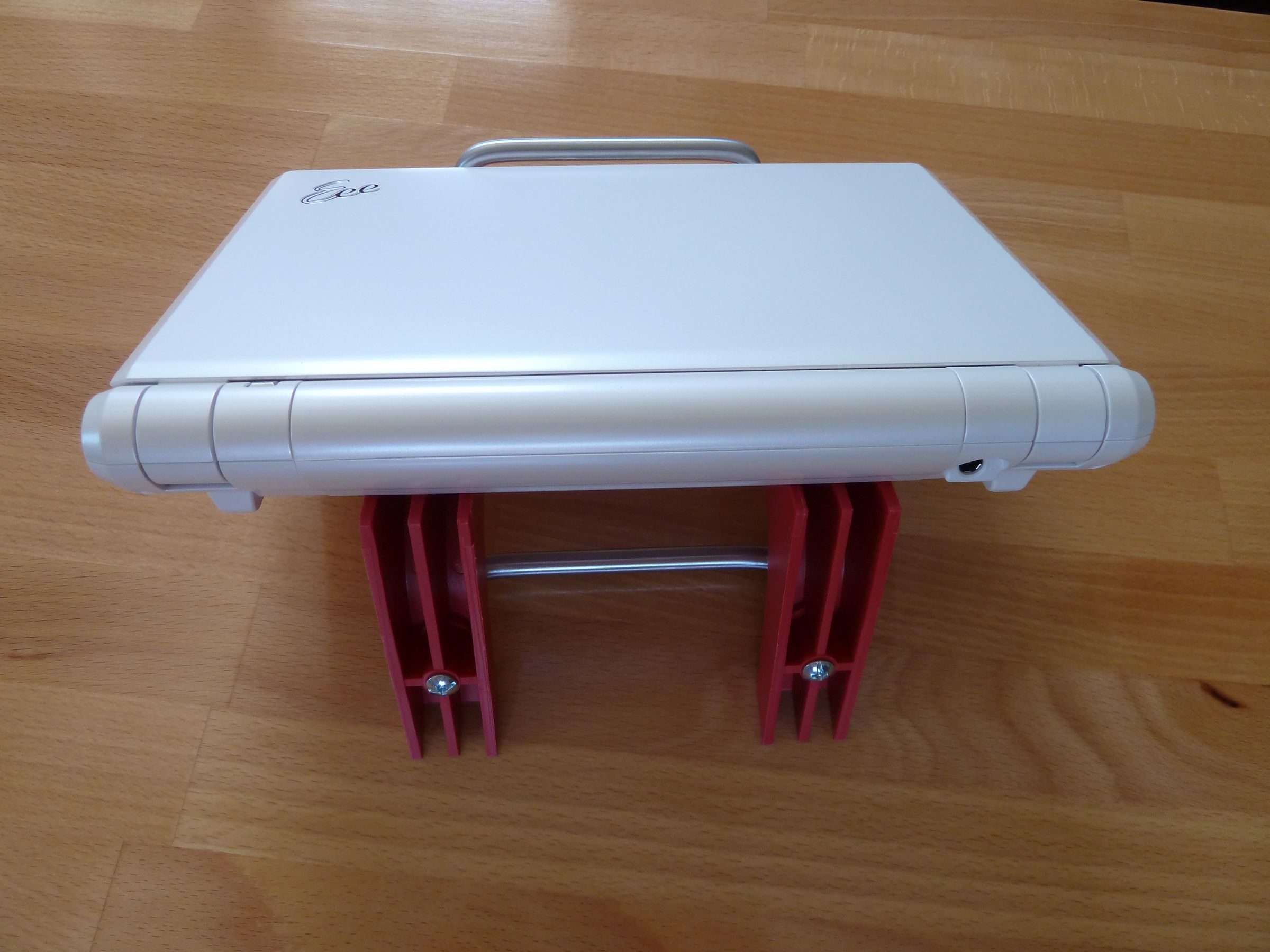 Laptop Stand for Your Netbook : 4 Steps (with Pictures) - Instructables
