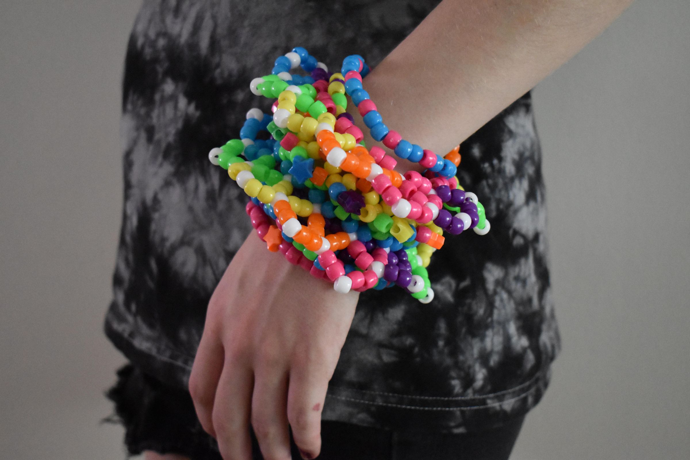 Rainbow 3D Kandi Cuff : 11 Steps (with Pictures) - Instructables