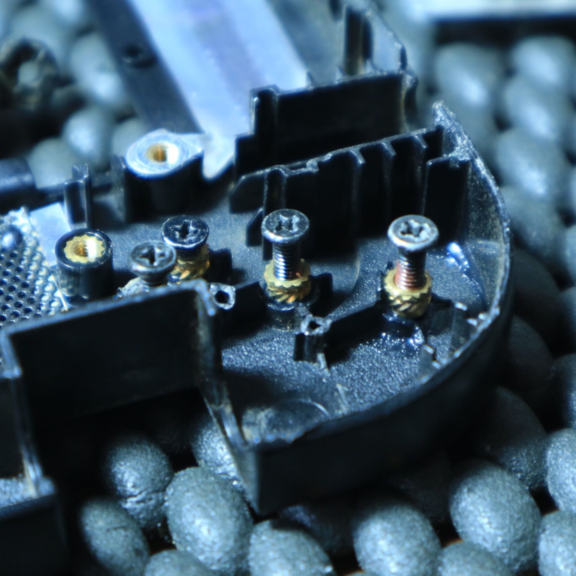 How to Fix Broken Laptop Hinge : 7 Steps - Instructables