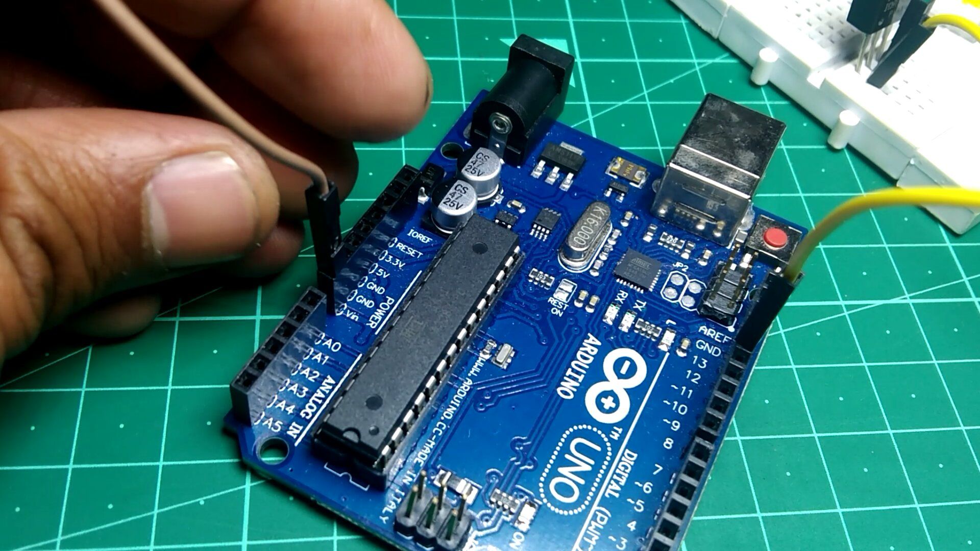 Mosfet Qith Arduino IRFZ44N IRLZ44N IRF530N : 4 Steps - Instructables