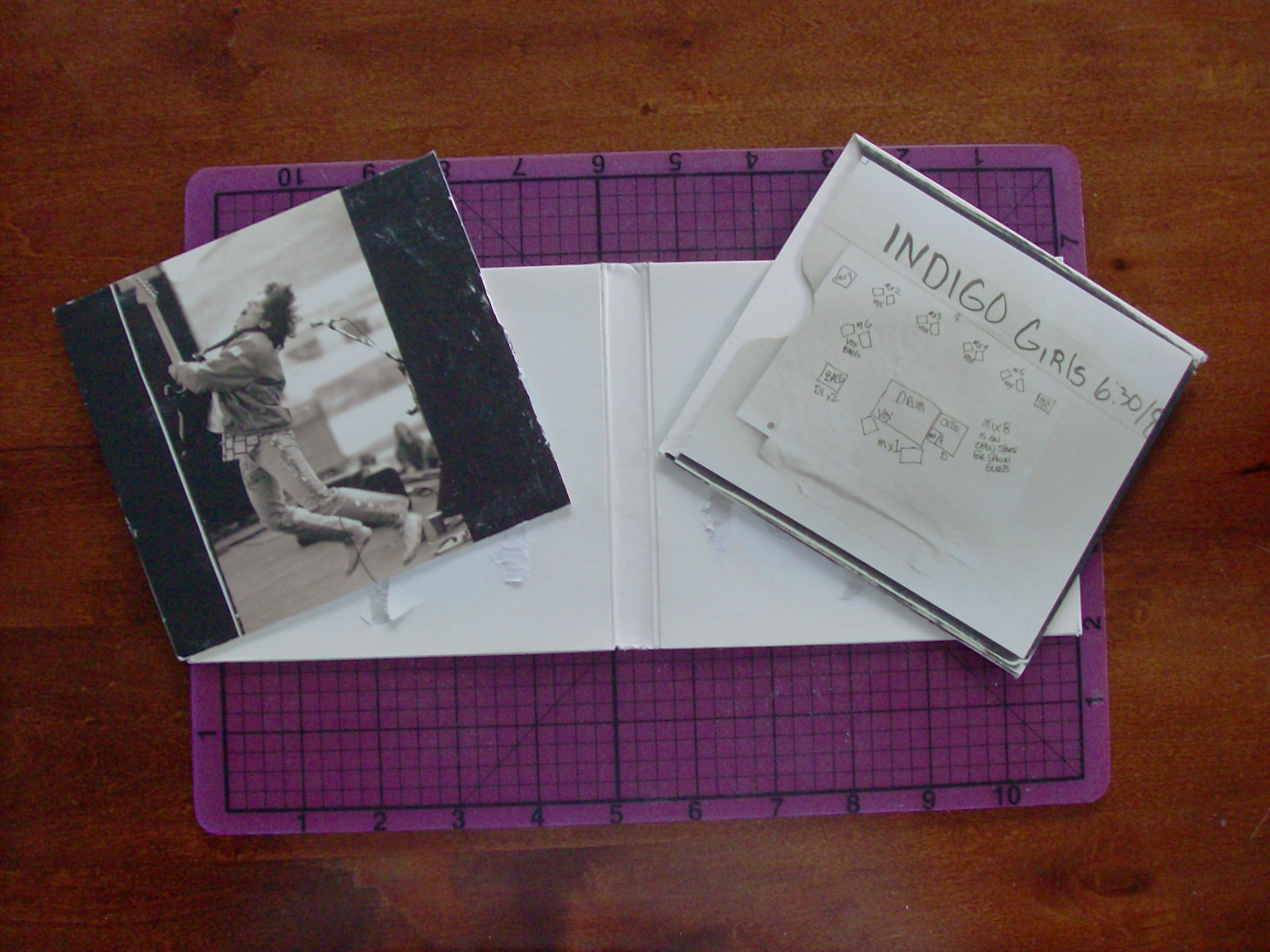 Upcycle Your Old CD Covers : 6 Steps - Instructables